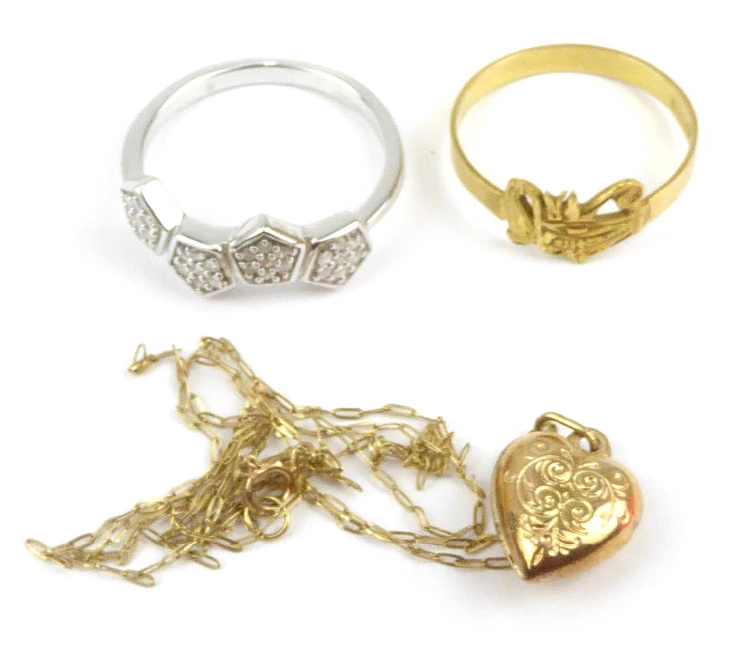 Lot 1112 - Three pieces of 9ct gold jewellery,