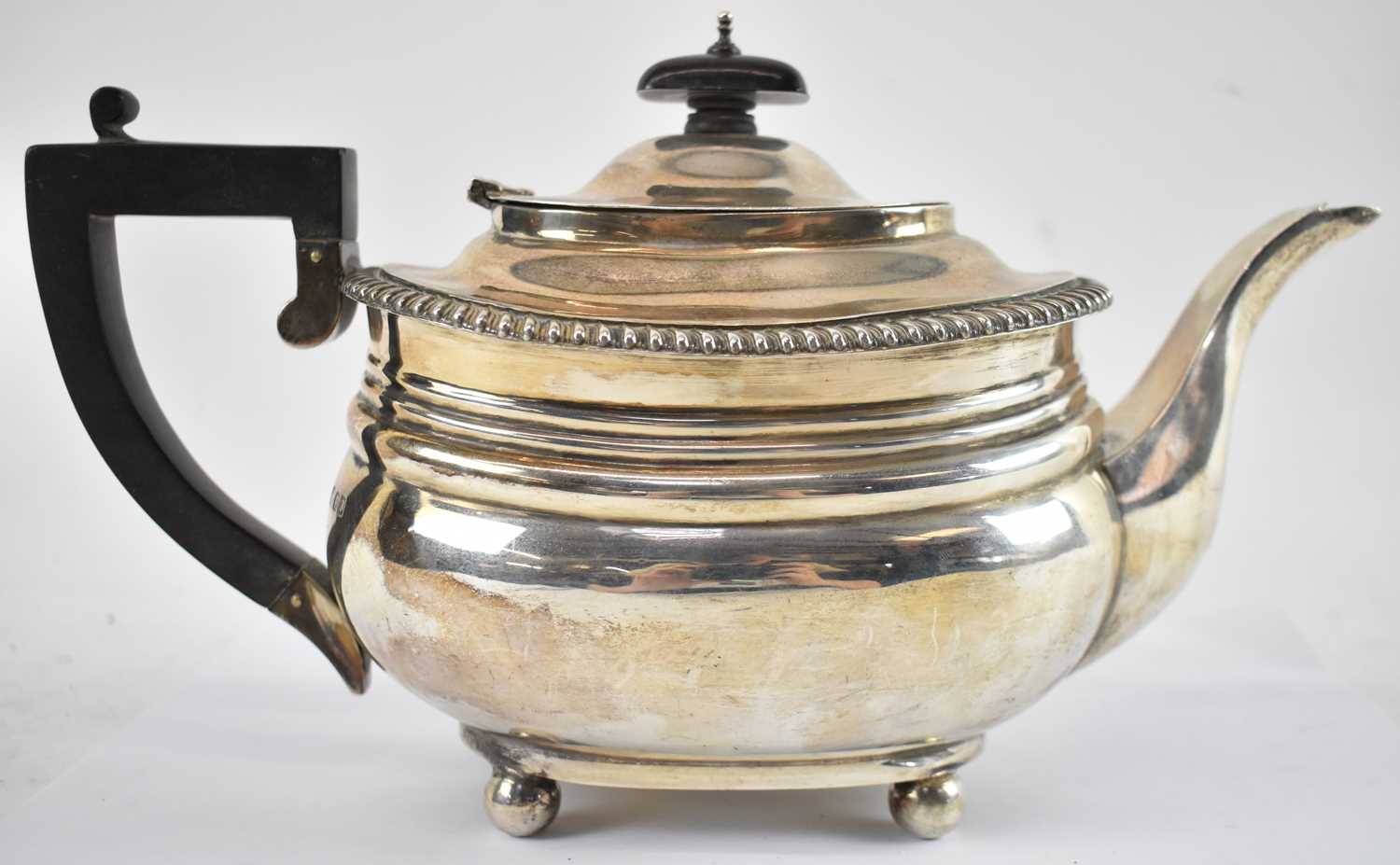 Lot 623 - GOLDSMITH & SILVERSMITH CO LTD; a George V