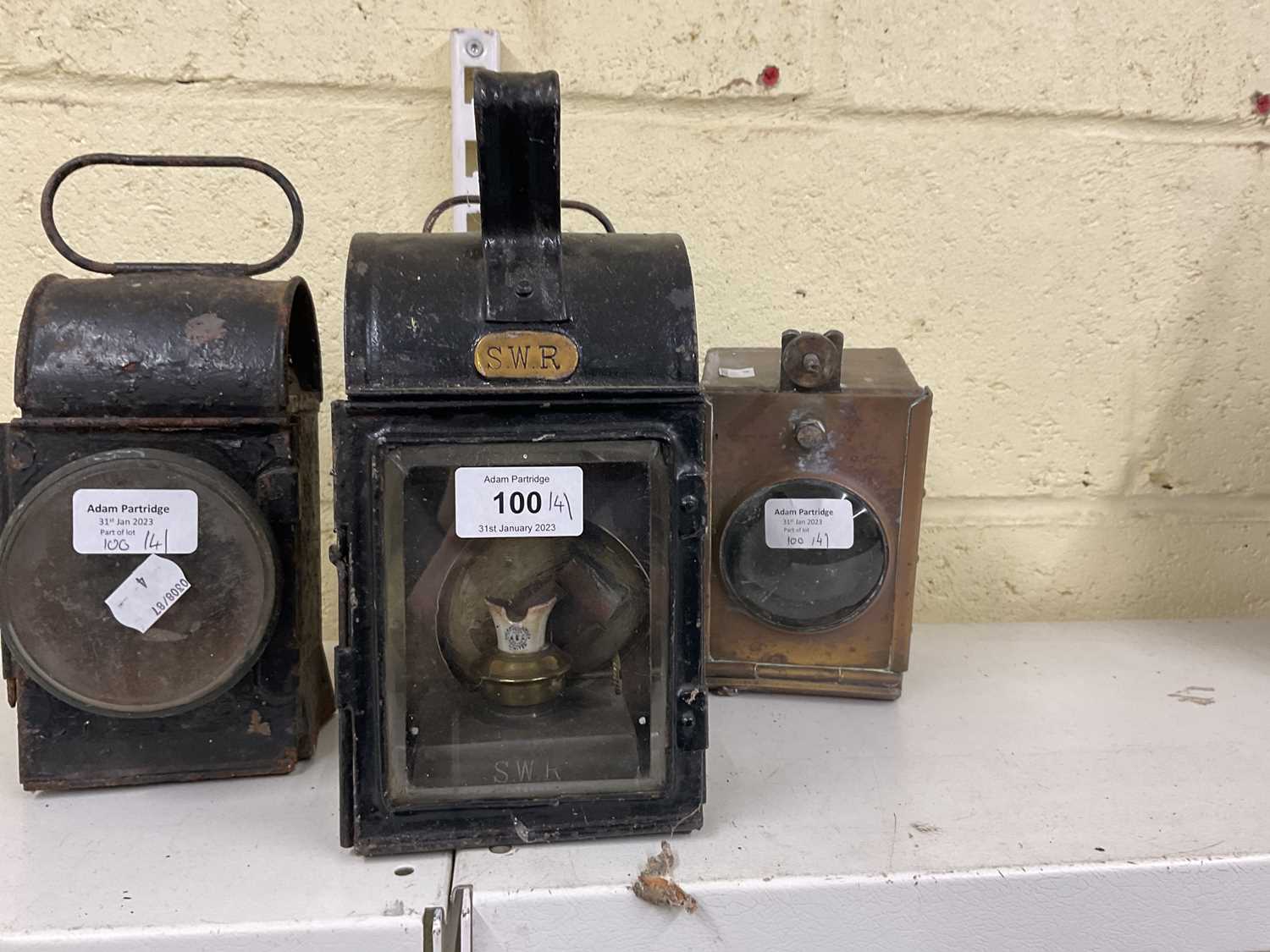 Lot 100 - RAILWAYANA; South West Railway lamp complete