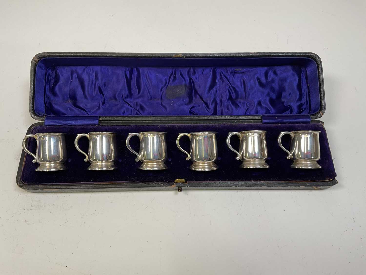 Lot 1024 - EDWARD SOUTER BARNSLEY; a cased set of six