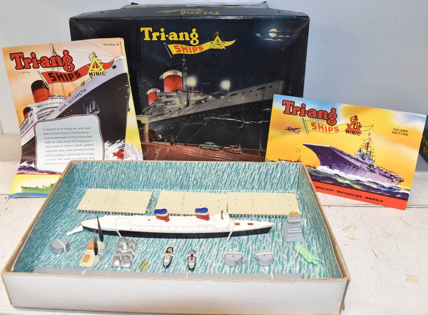 Lot 313 - Tri-ang ships, Minic, 1:1200 scale diecast