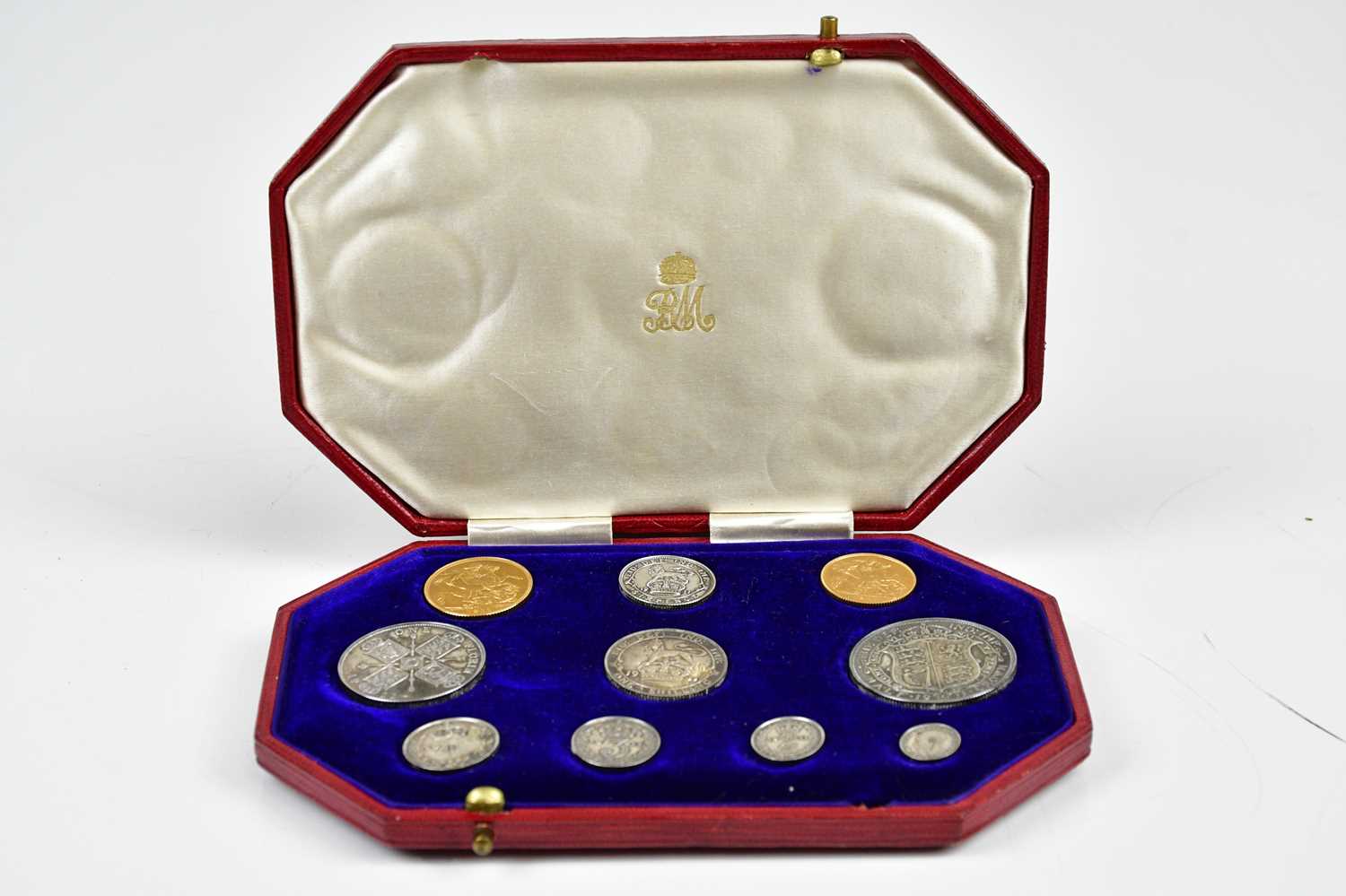 Lot 2216 - A 1911 specimen coin set to include