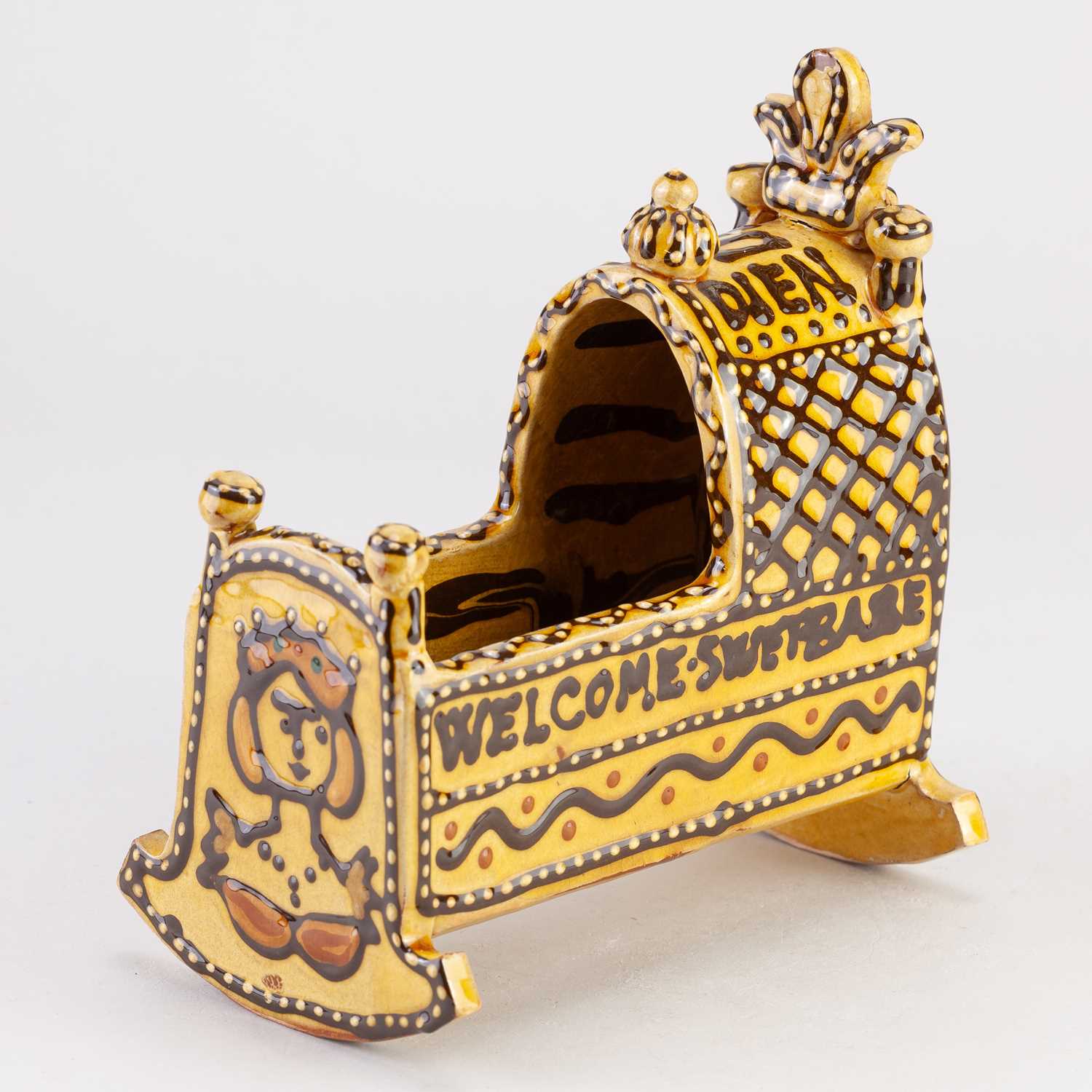 Lot 371 - MARY WONDRAUSCH (1923-2016); a slipware