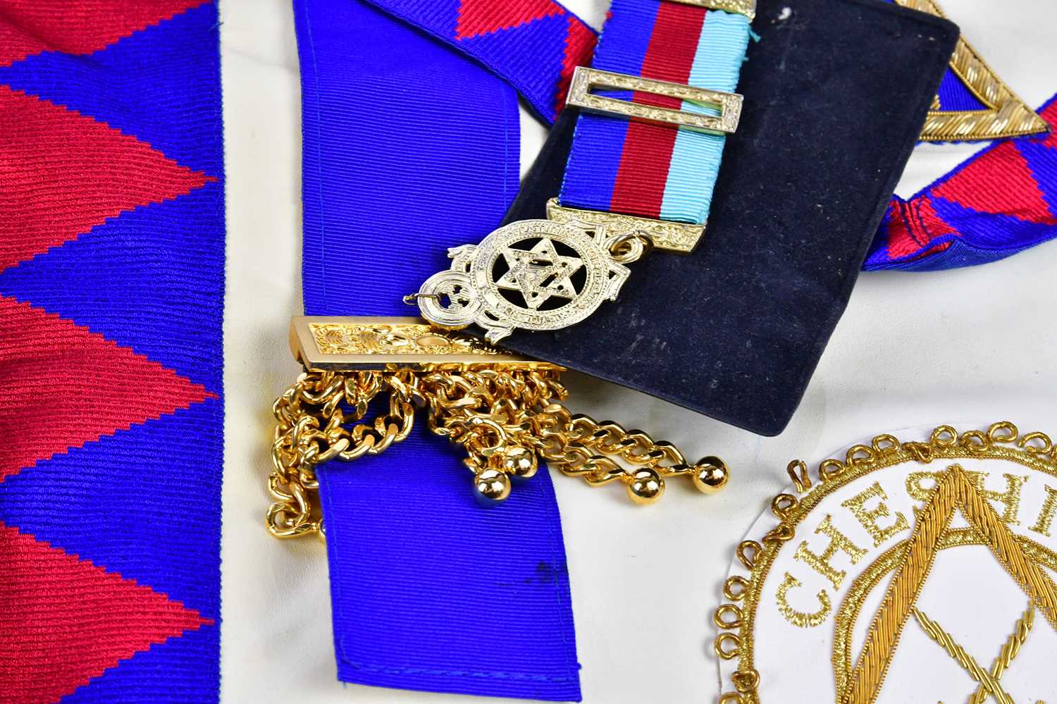 Lot 1391 - A small collection of Masonic regalia,