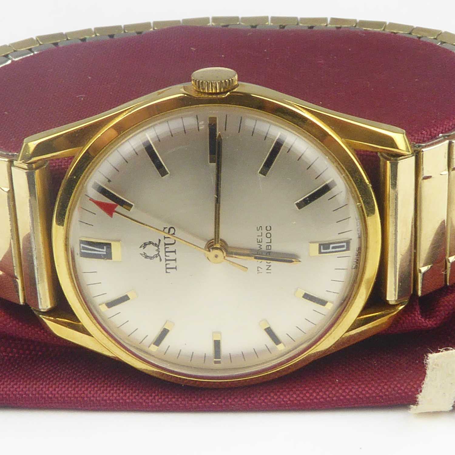Lot 916 - TITUS; a gentlemen's vintage wristwatch, the