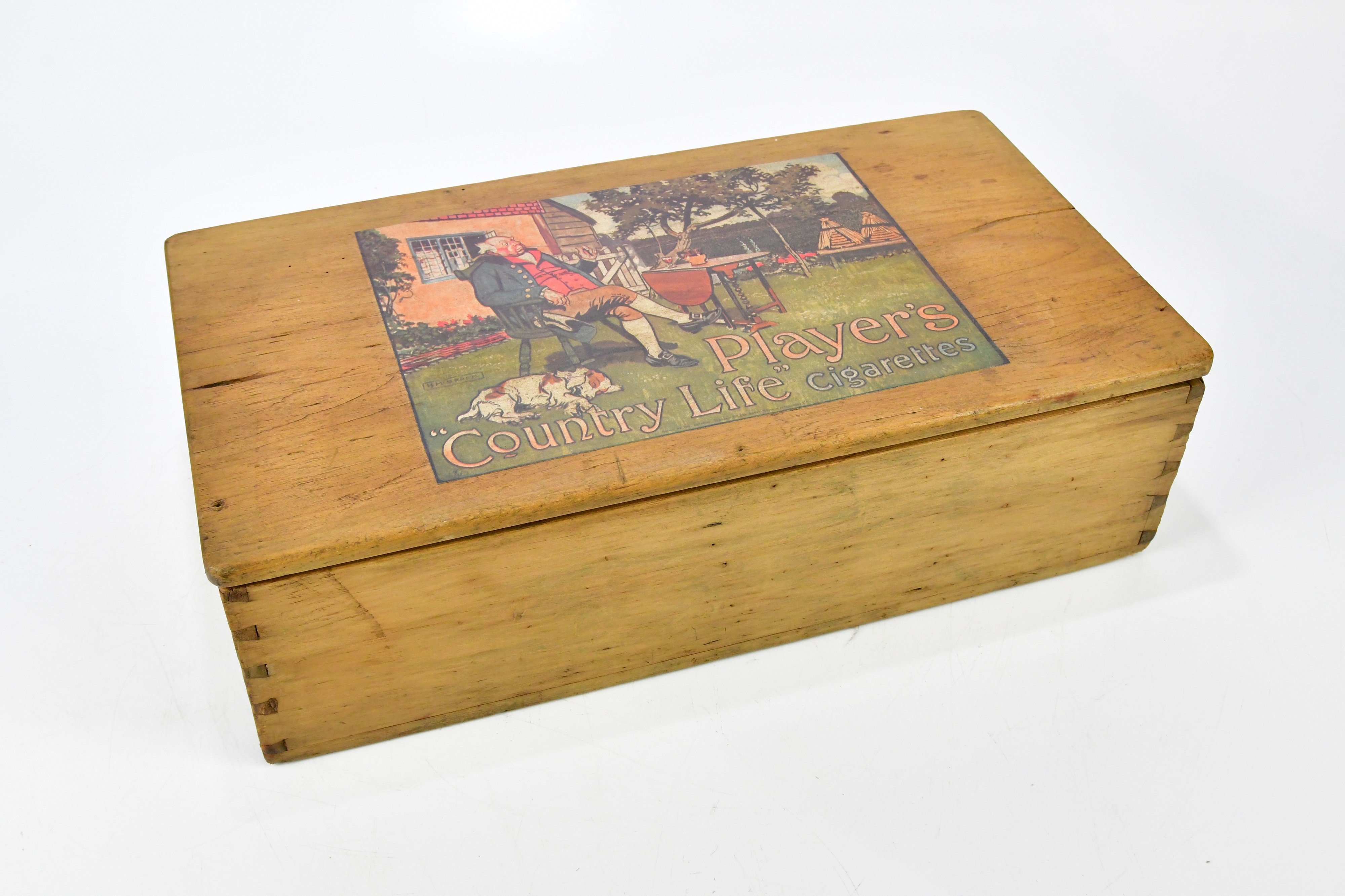 Lot 1468 - An early 20th century pine trade box
