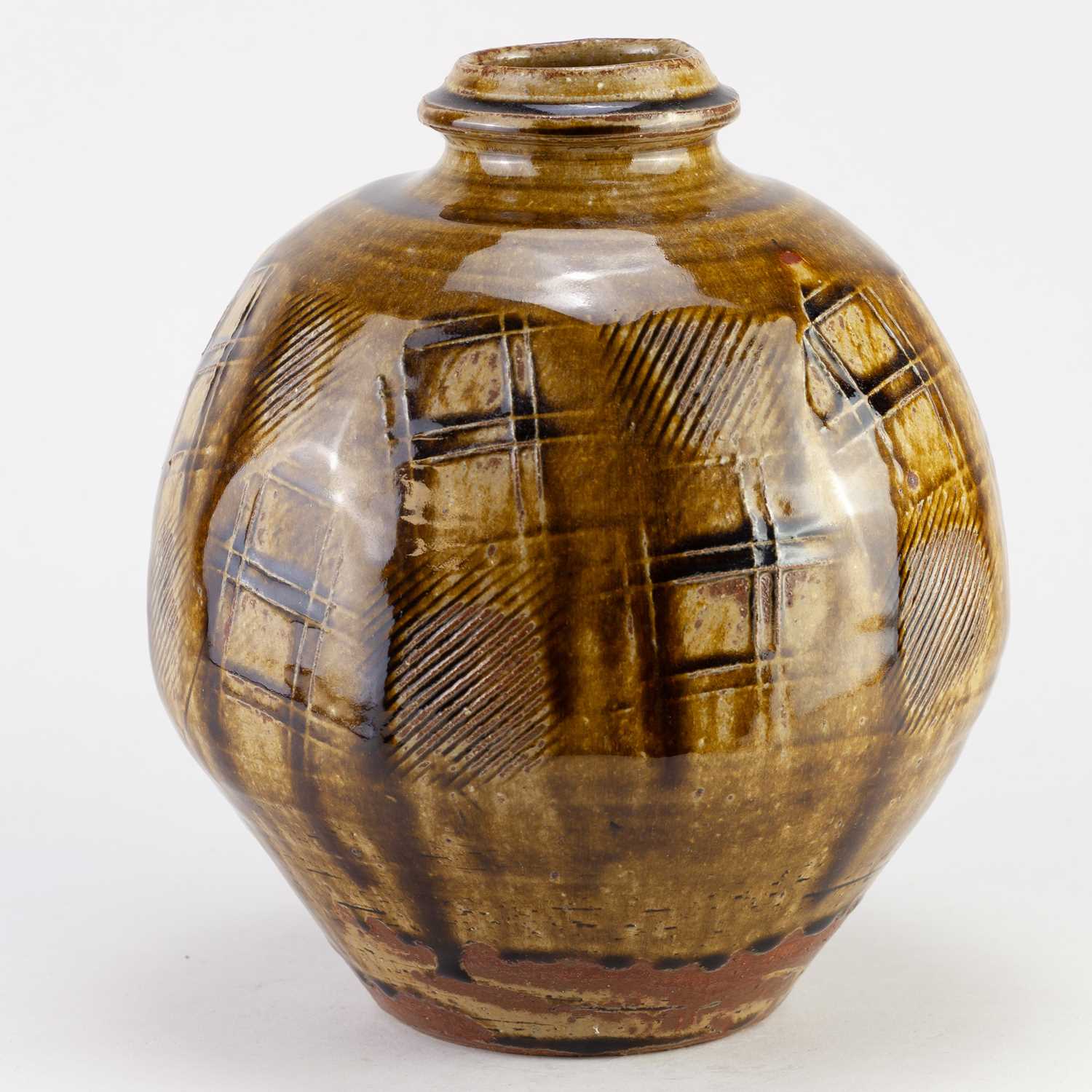 Lot 386 - MIKE DODD (born 1943); a lightly faceted