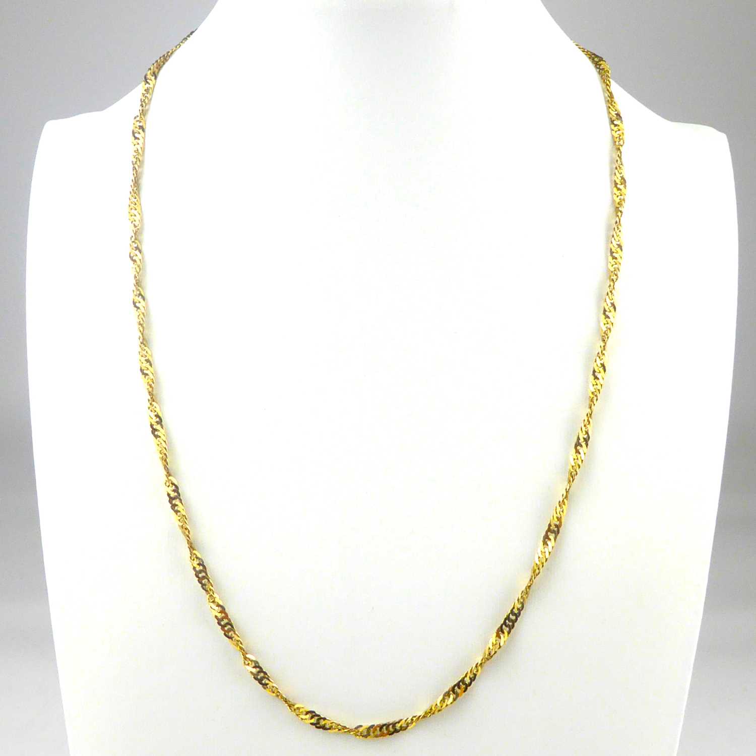 Lot 861 - A 9ct gold dainty flat curb necklace with