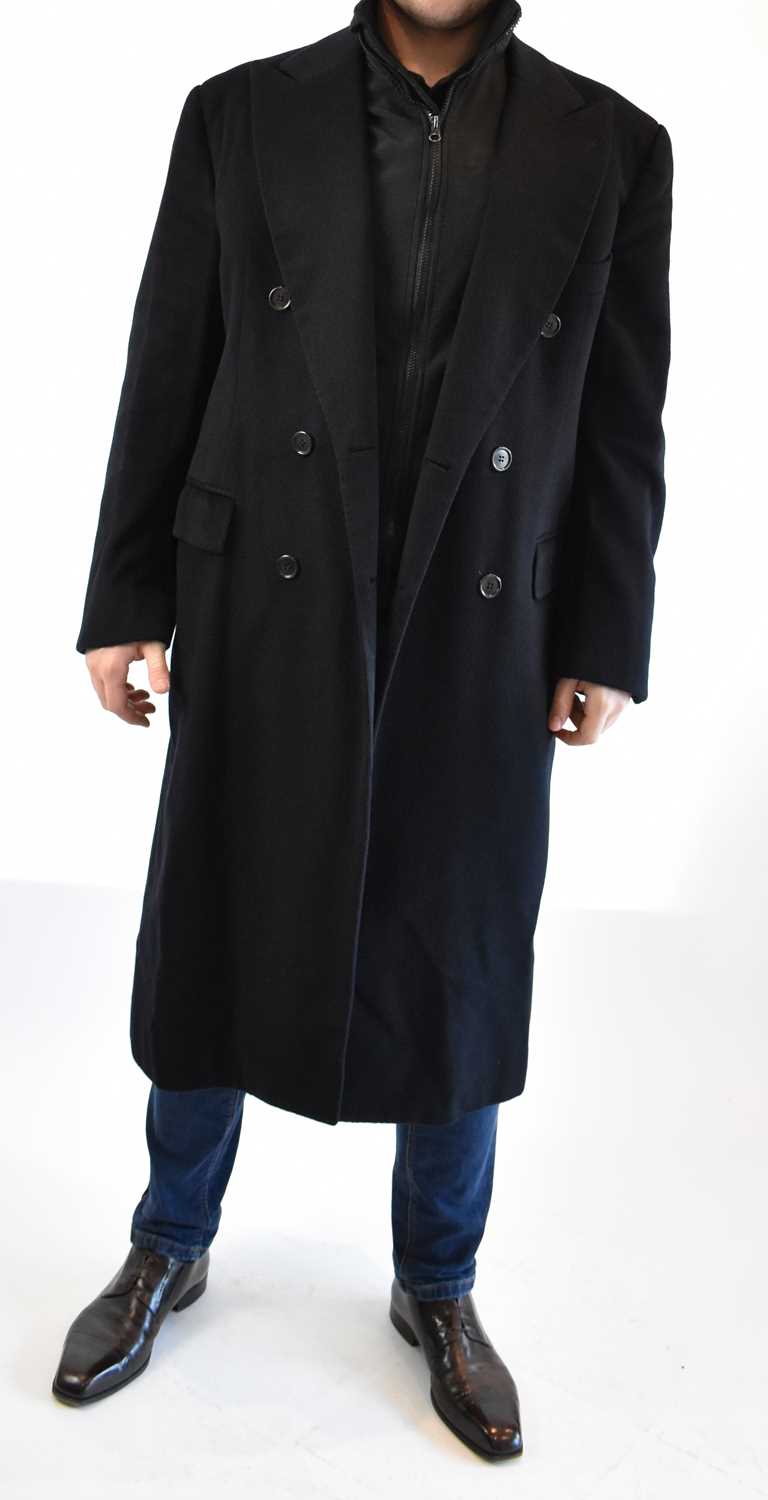 Lot 137 - RUBINACCI LH, NAPOLI; a black 100% cashmere