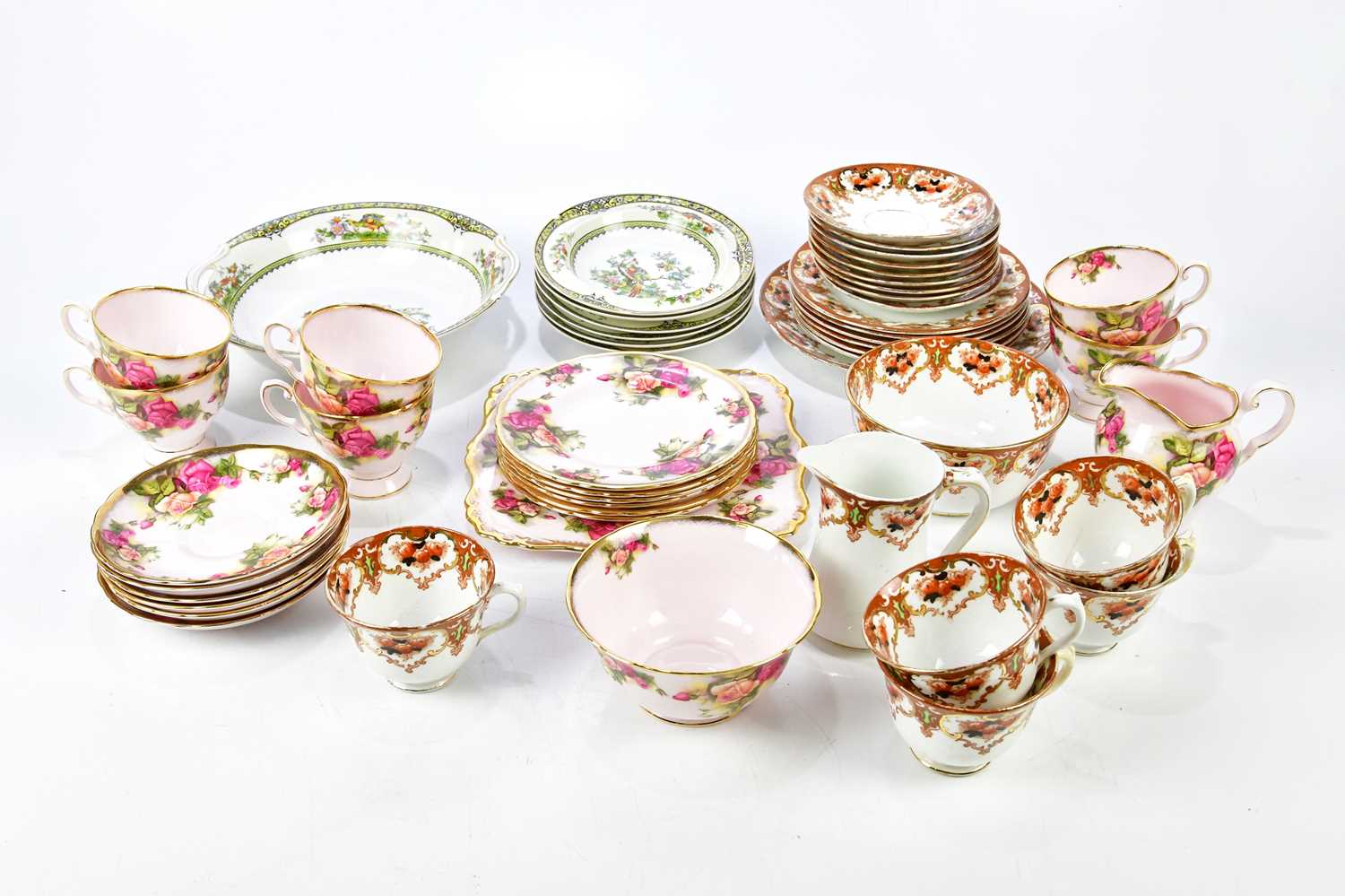 Lot 2066 - A collection of various tea ware, including