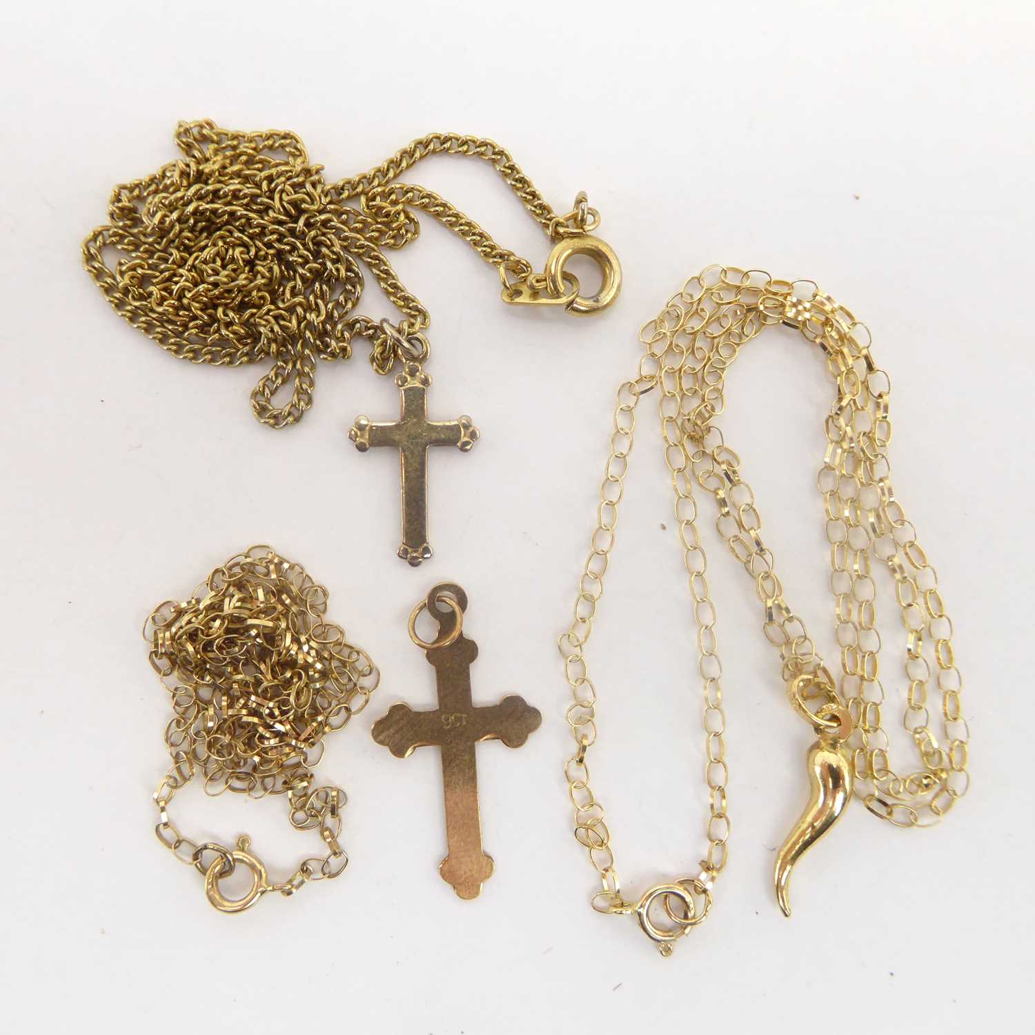 Lot 992 - Two 9ct gold dainty necklaces