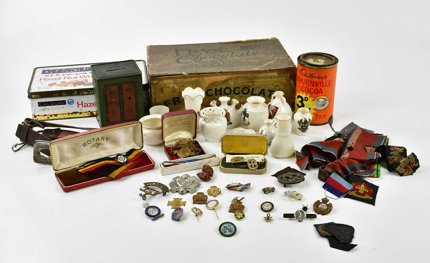 Lot 1360 - An assortment of collectors’ items to