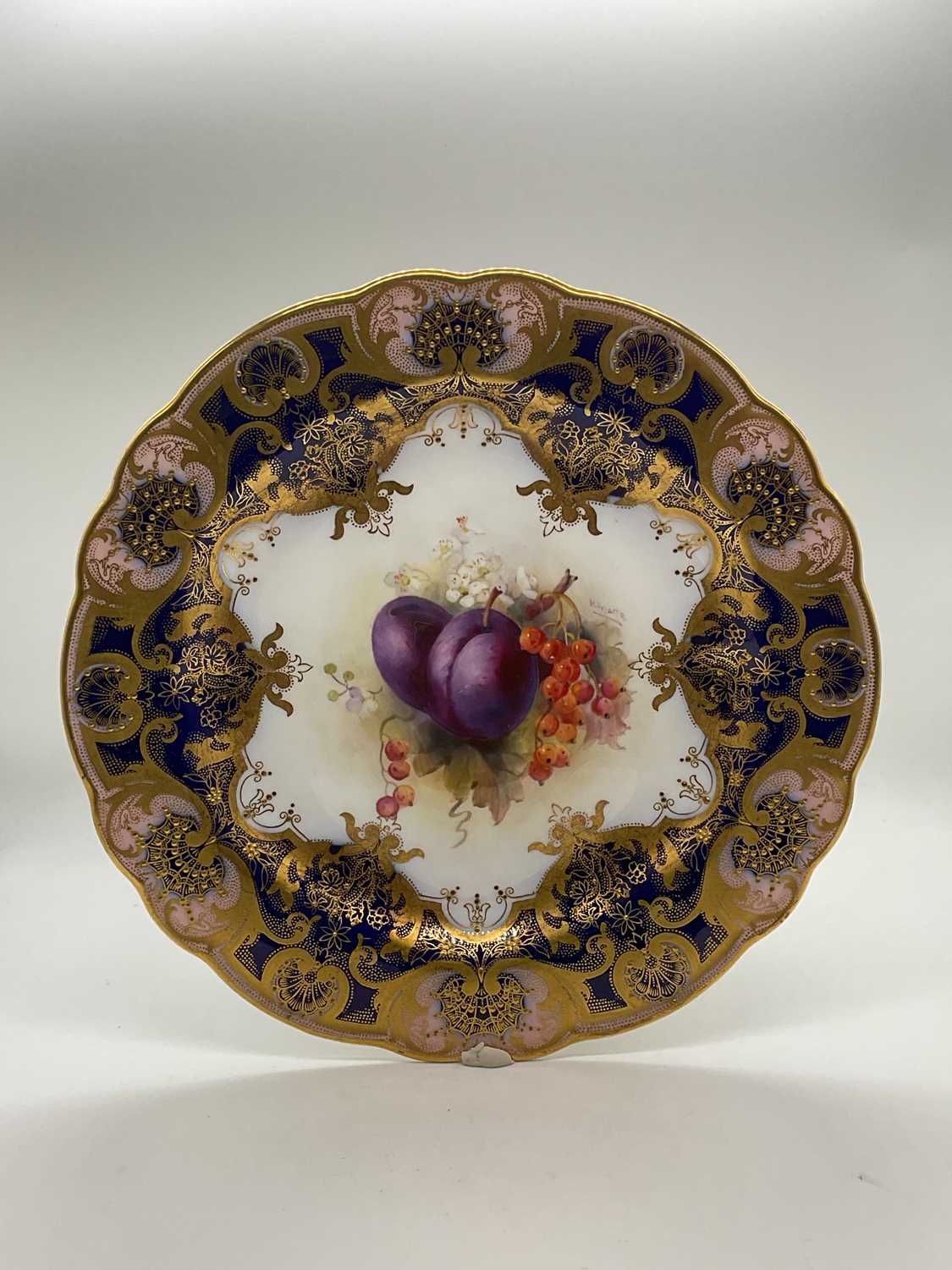 Lot 154 - HARRY MARTIN FOR ROYAL WORCESTER; a gilt