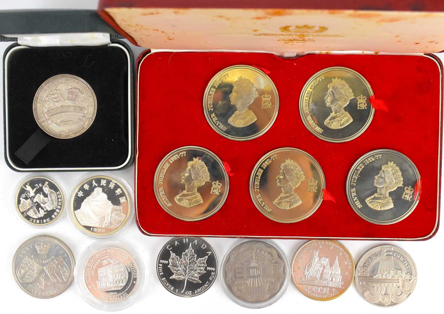 Lot 798 - Various commemorative and collectors' coins