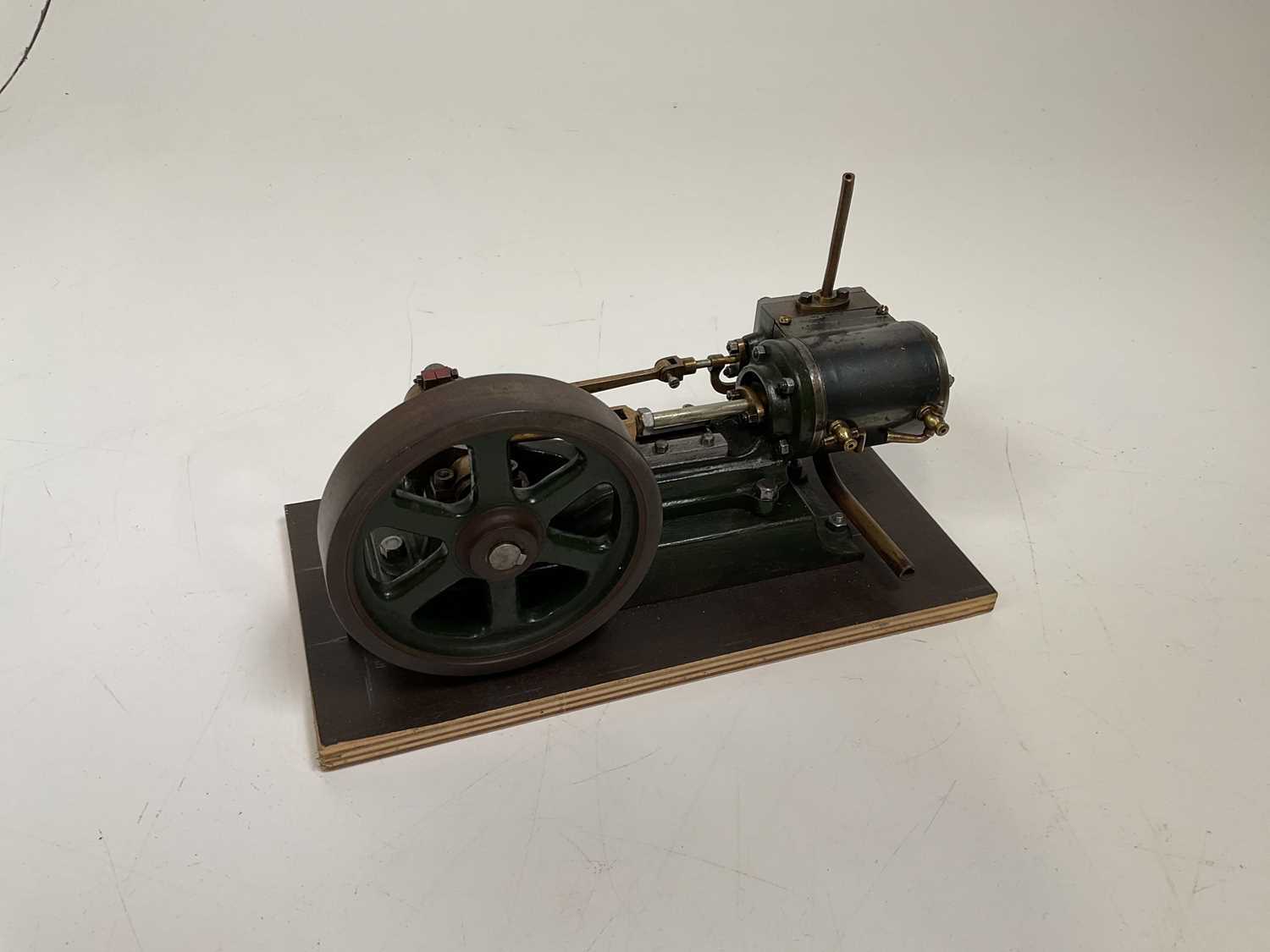 Lot 8 - A scratch-built static engine raised on simple