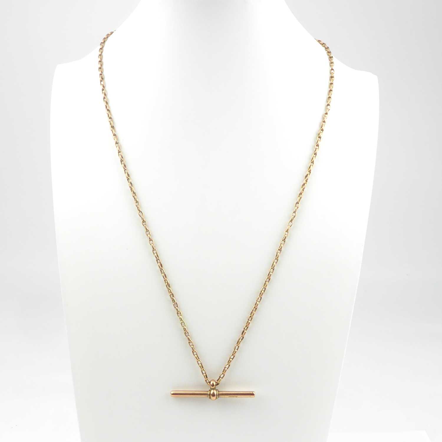 Lot 943 - A 9ct rose gold dainty necklace with 9ct