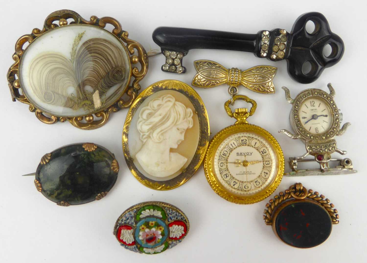 Lot 1032 - Various items of Victorian and other