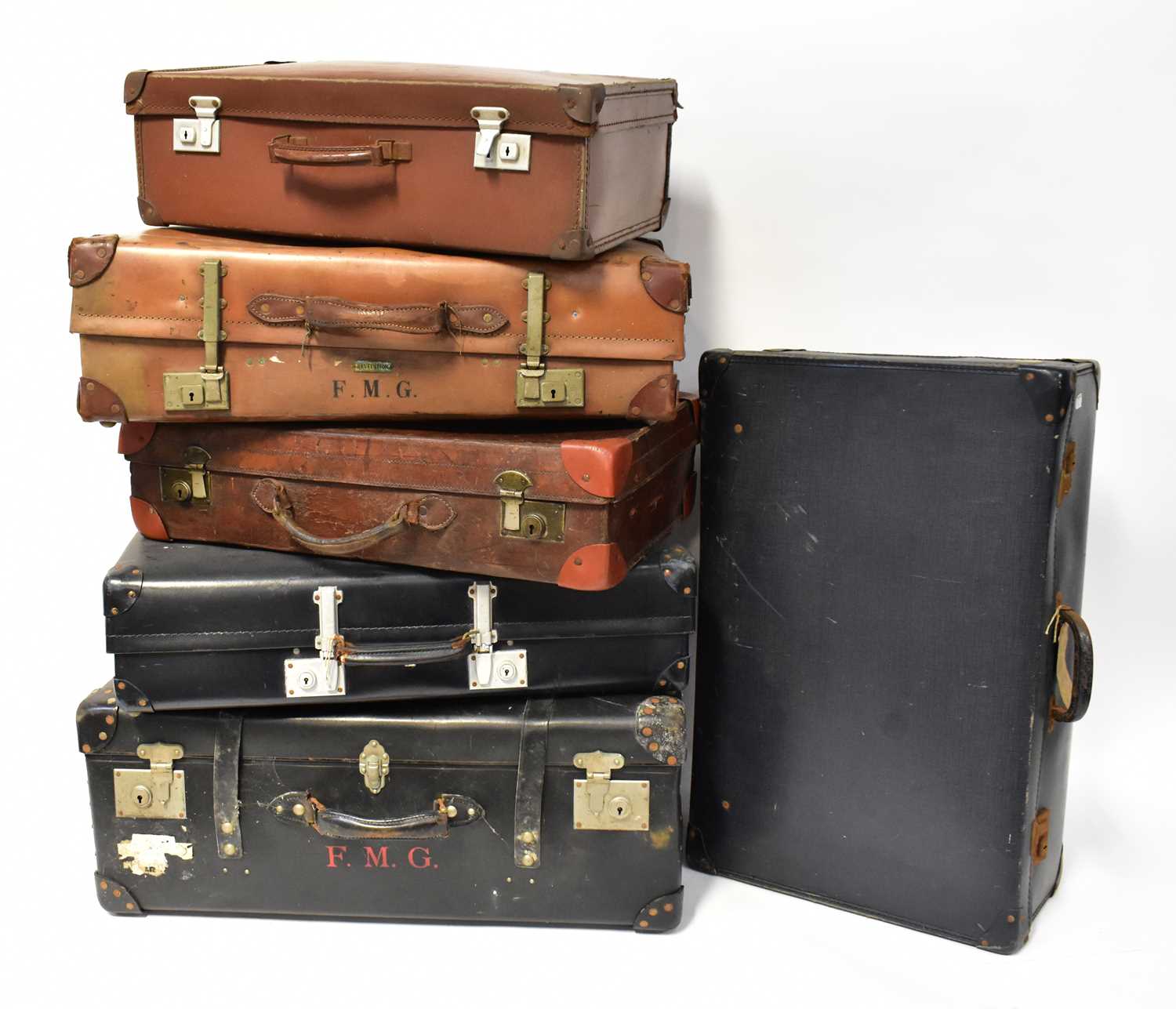 Lot 153 - Six vintage travel cases, including three