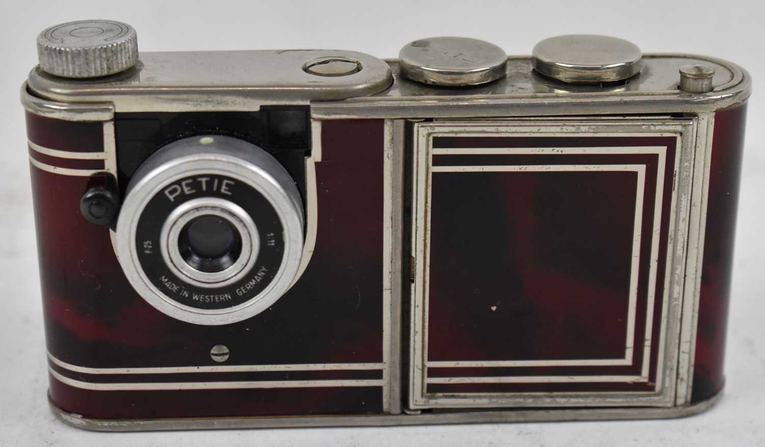 Lot 333 - PETIE; a 1950s West German vanity camera