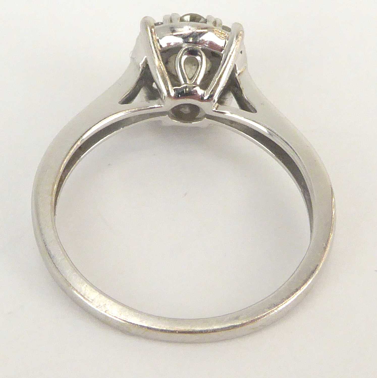 Lot 1008 - An 18ct gold diamond flowerhead cluster