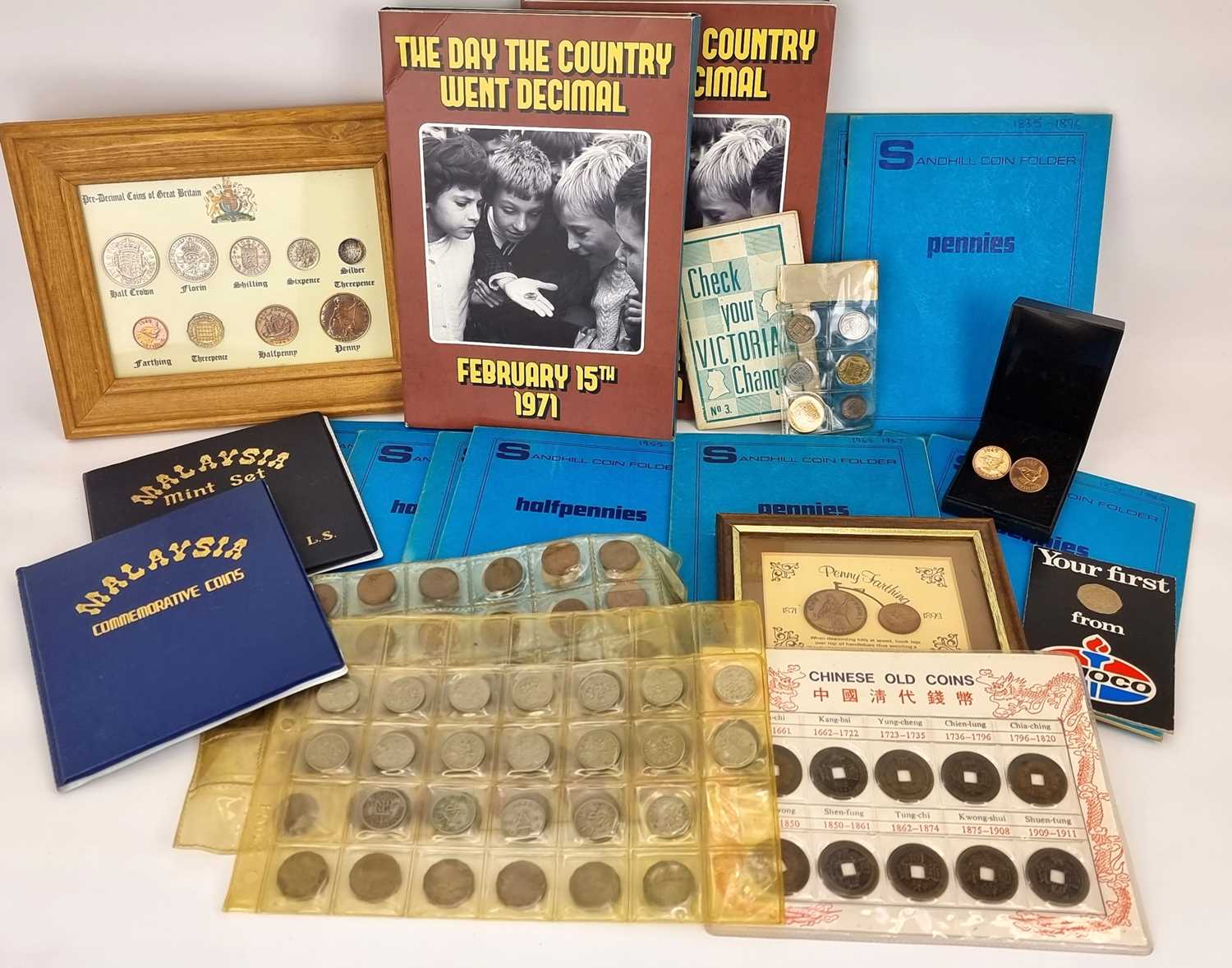 Lot 832 - Various coin packs and other collectible