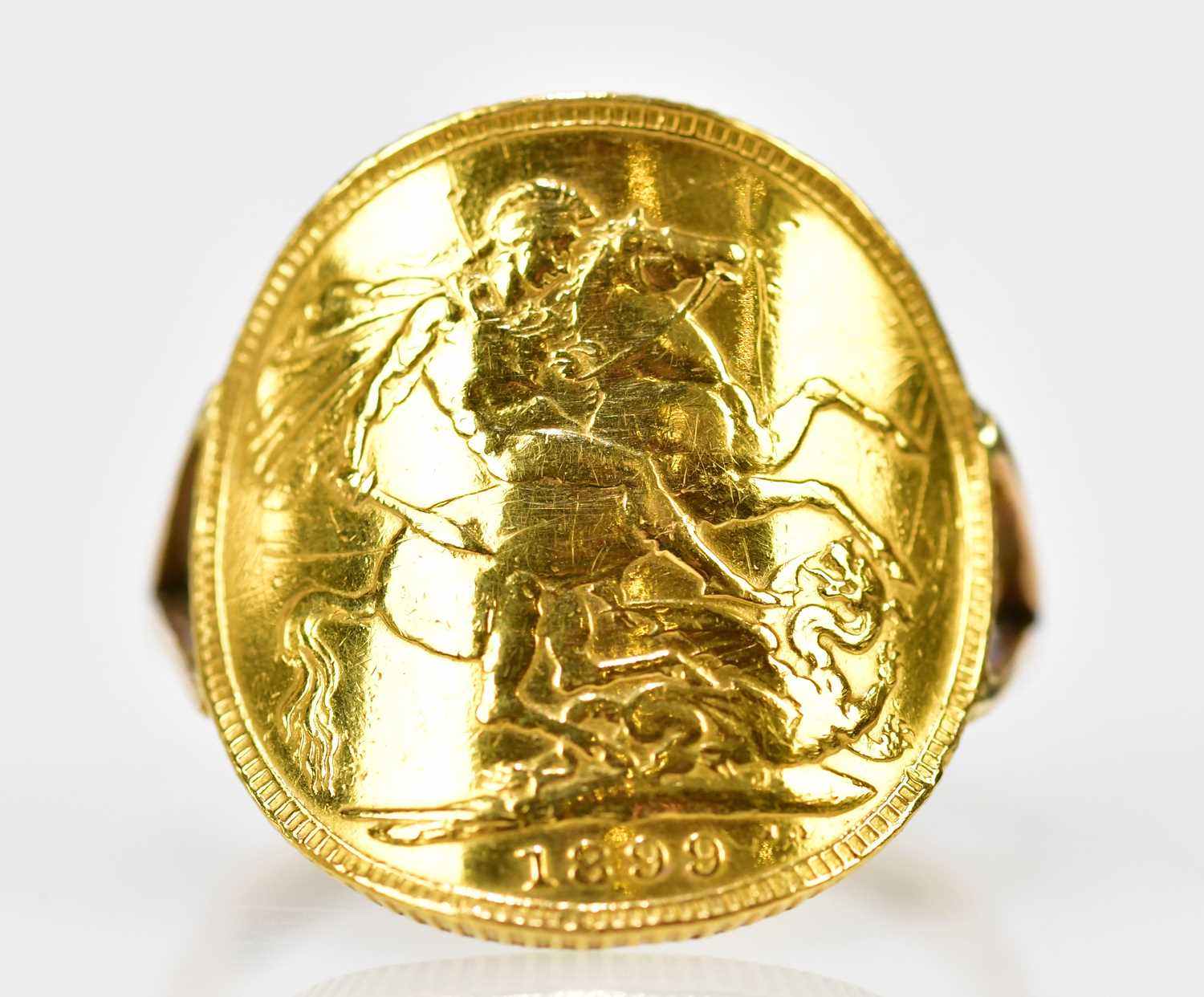 Lot 109 - A Victorian full sovereign ring, old head,