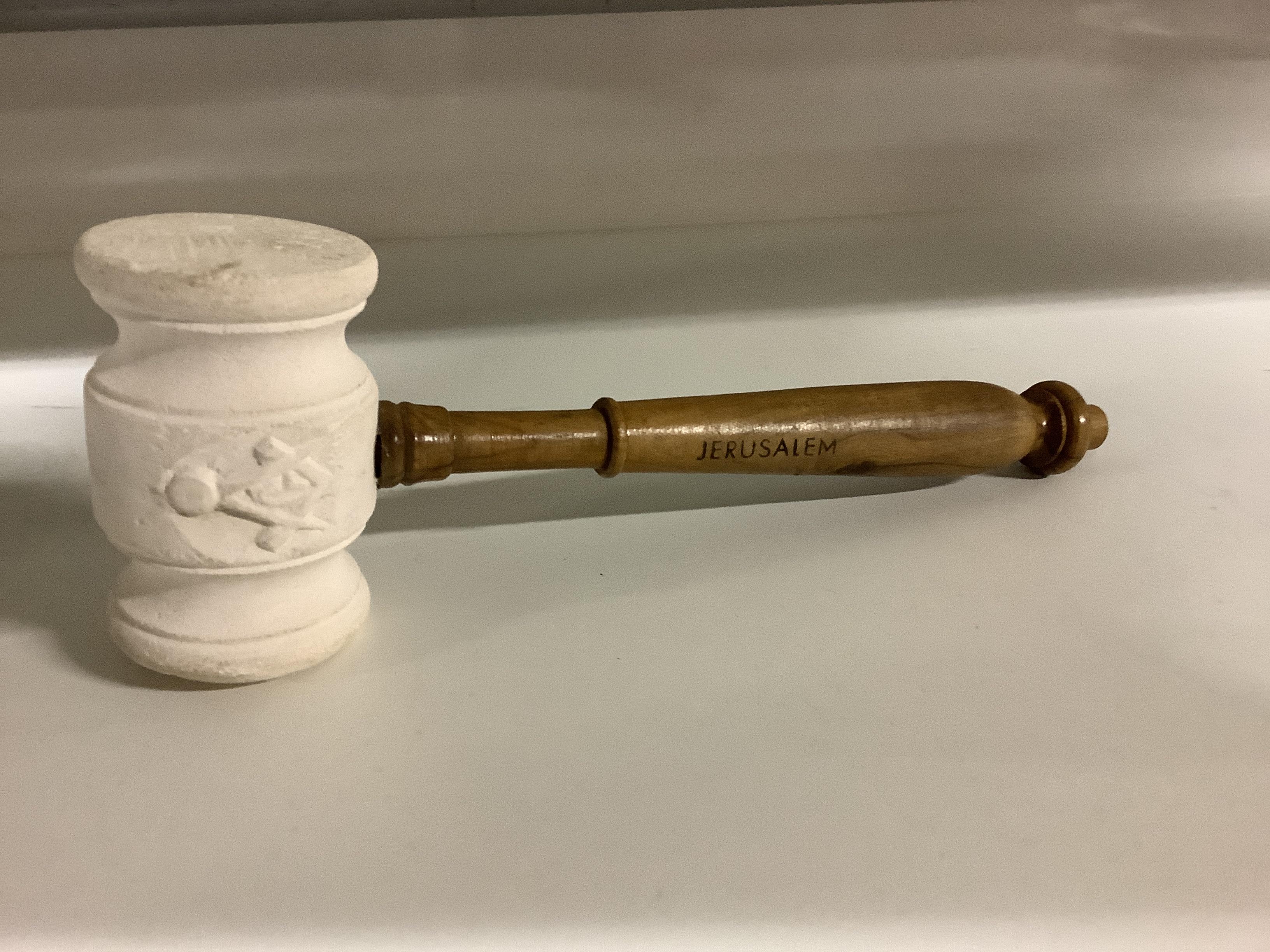 Lot 5046 - MASONIC INTEREST; an unusual Masonic gavel