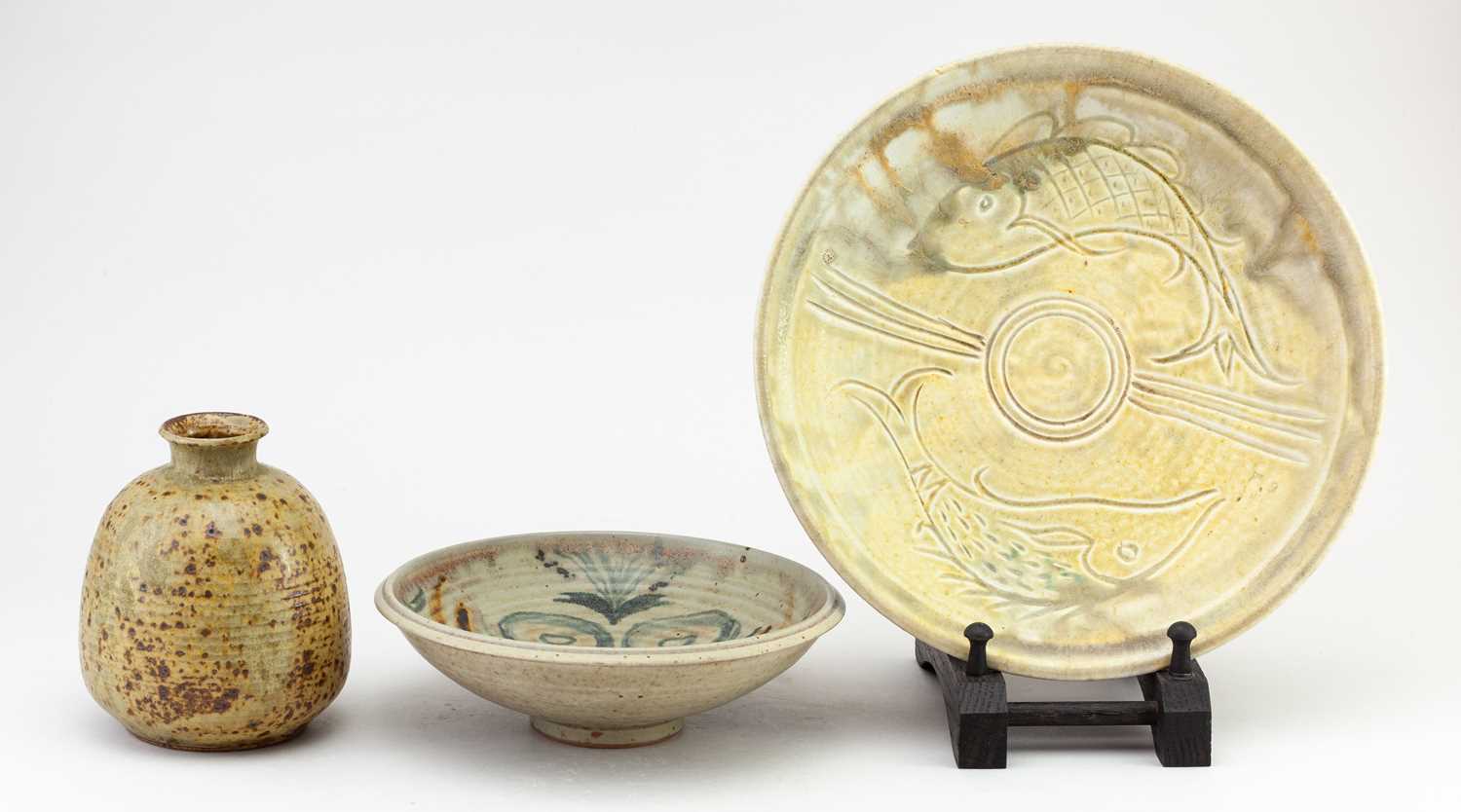 Lot 407 - VERA TOLLOW (born 1931); a stoneware dish