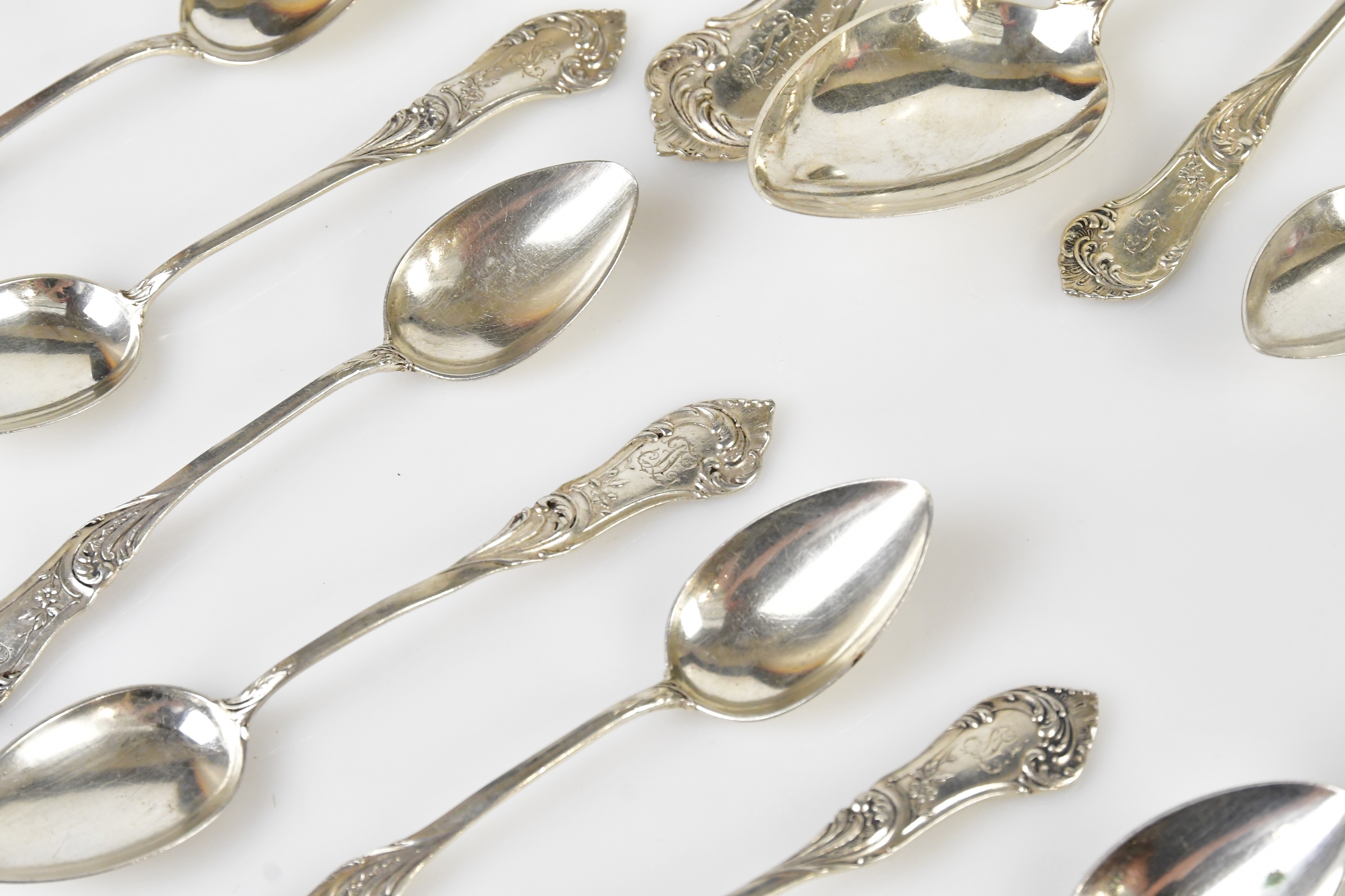 Lot 2287 - A quantity of German Art Nouveau 800 grade