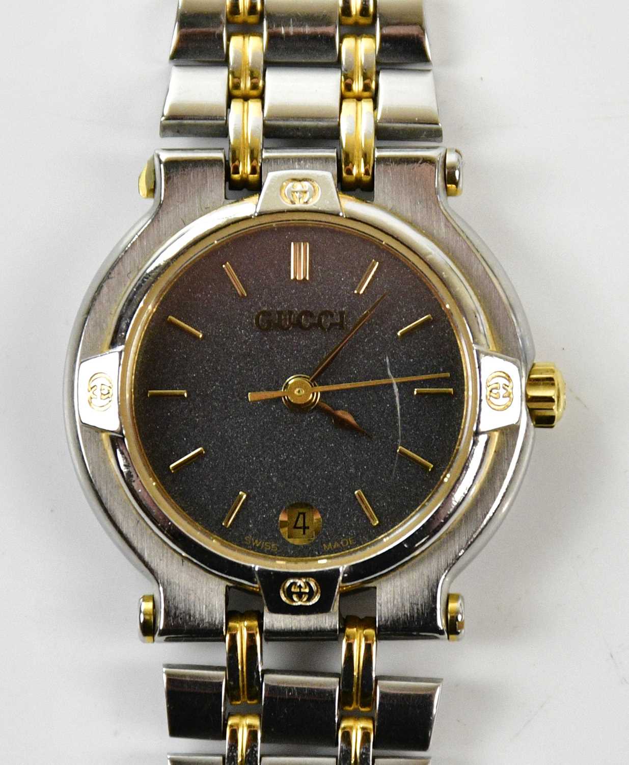 Lot 829 - GUCCI; a vintage 9000L stainless steel and