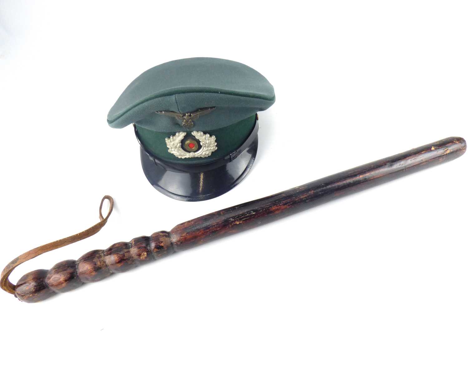 Lot 329 - A 19th century long Police truncheon