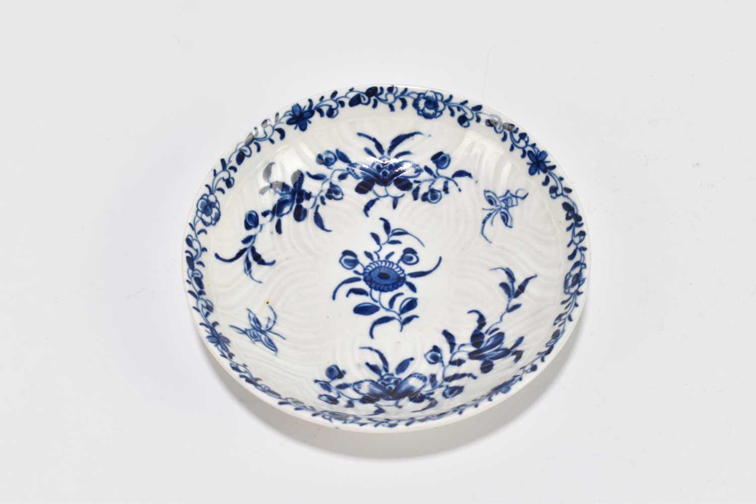 Lot 827 - An 18th century Worcester blue and white