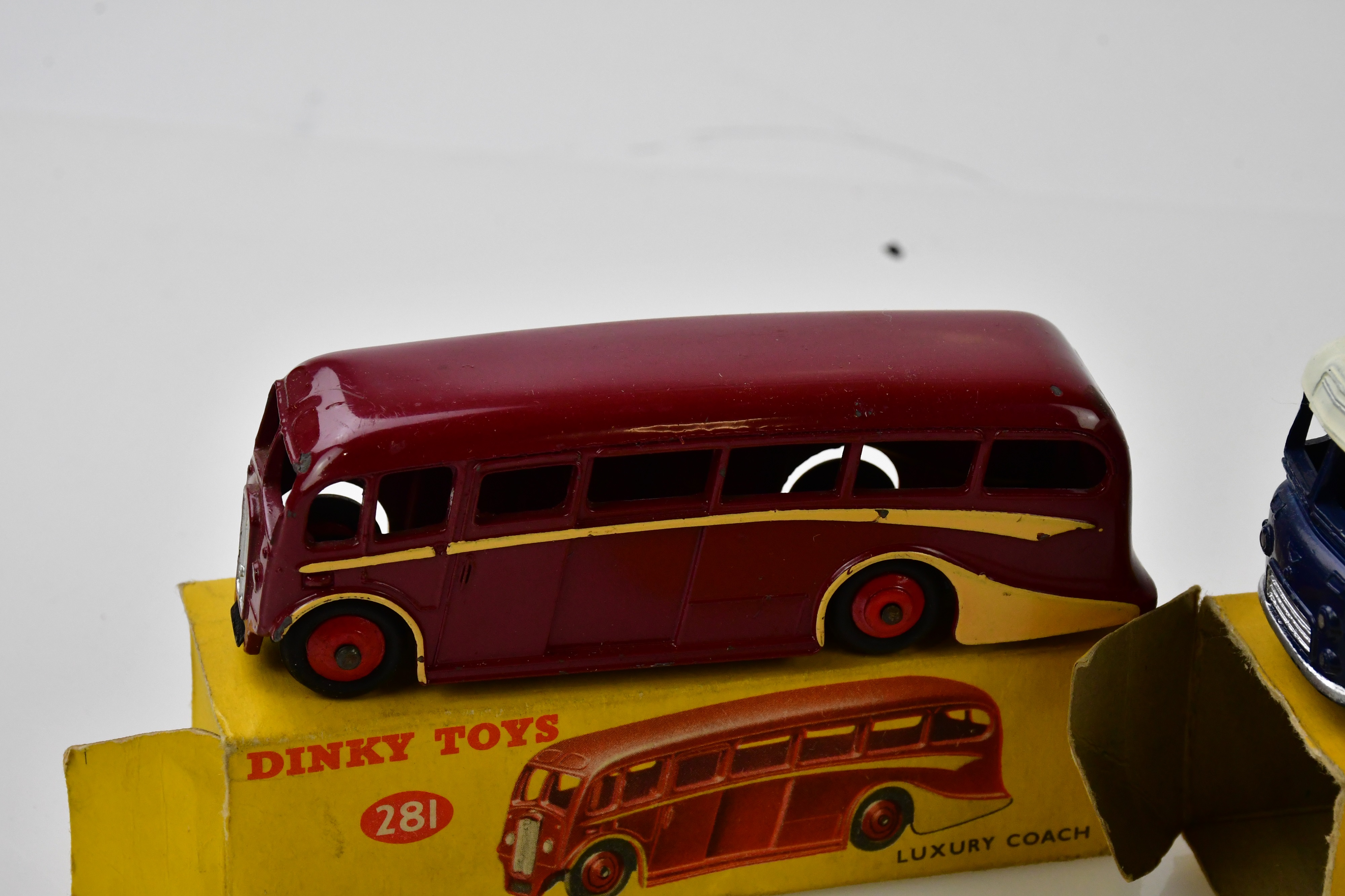 Lot 4441 - DINKY TOYS; five boxed model vehicles, 281