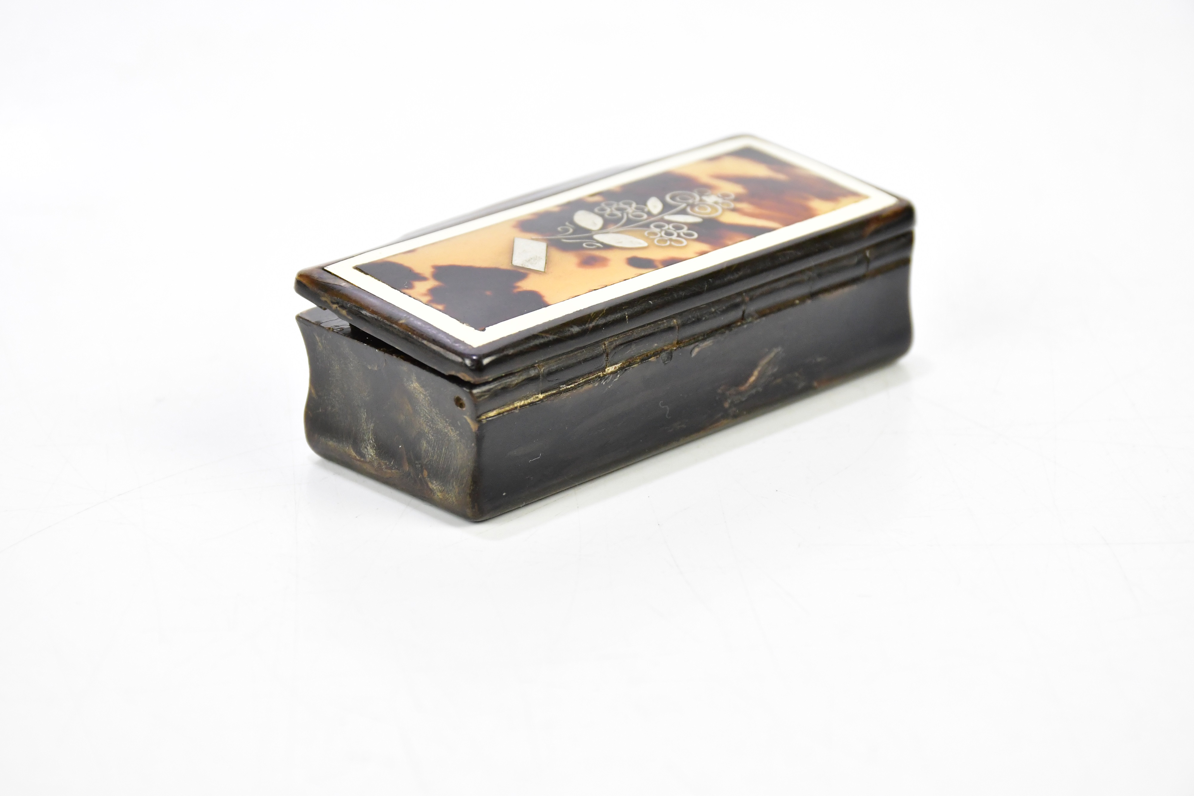 Lot 312 - A Georgian horn and faux tortoise shell