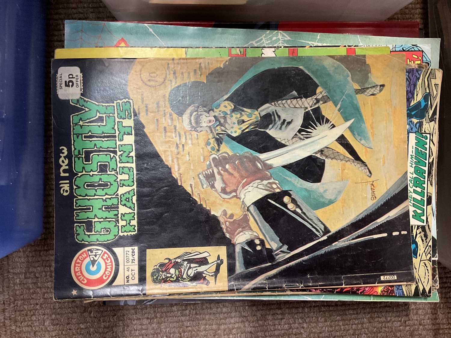 Lot 423 - A collection of various comic books,