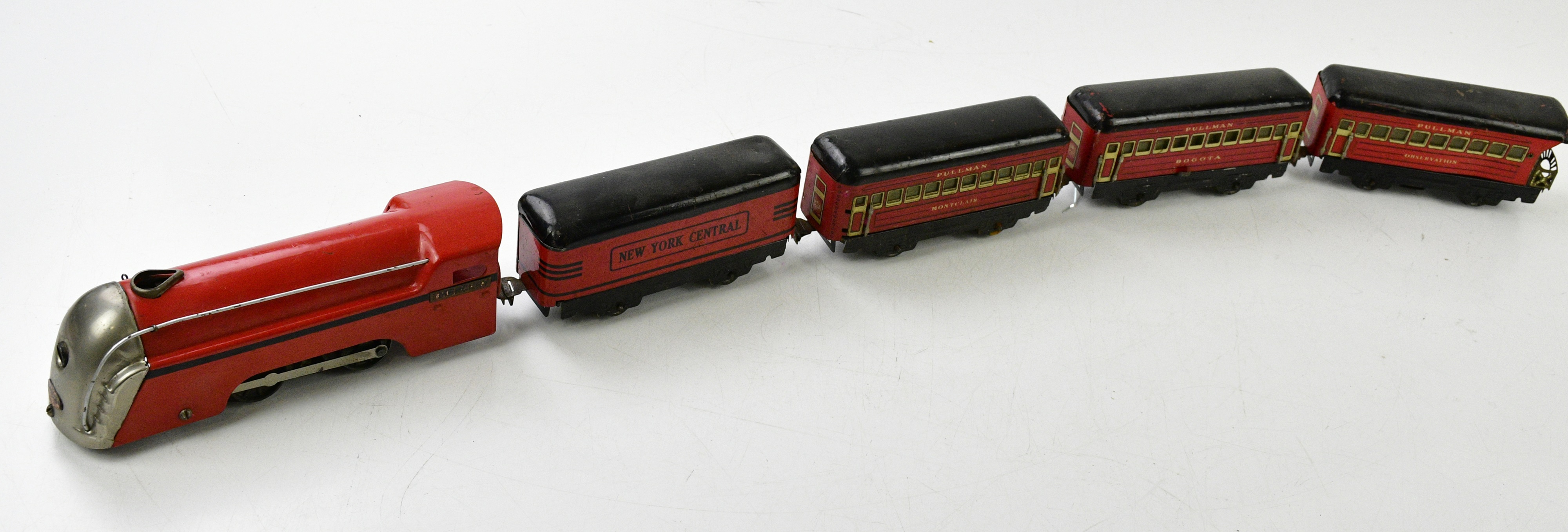 Lot 4350 - MARX TOYS; a tin plate locomotive with five