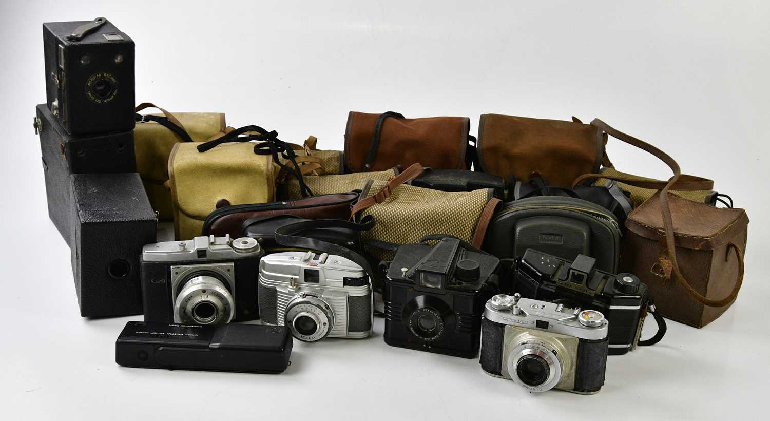 Lot 1423 - An extensive collection of cameras, to