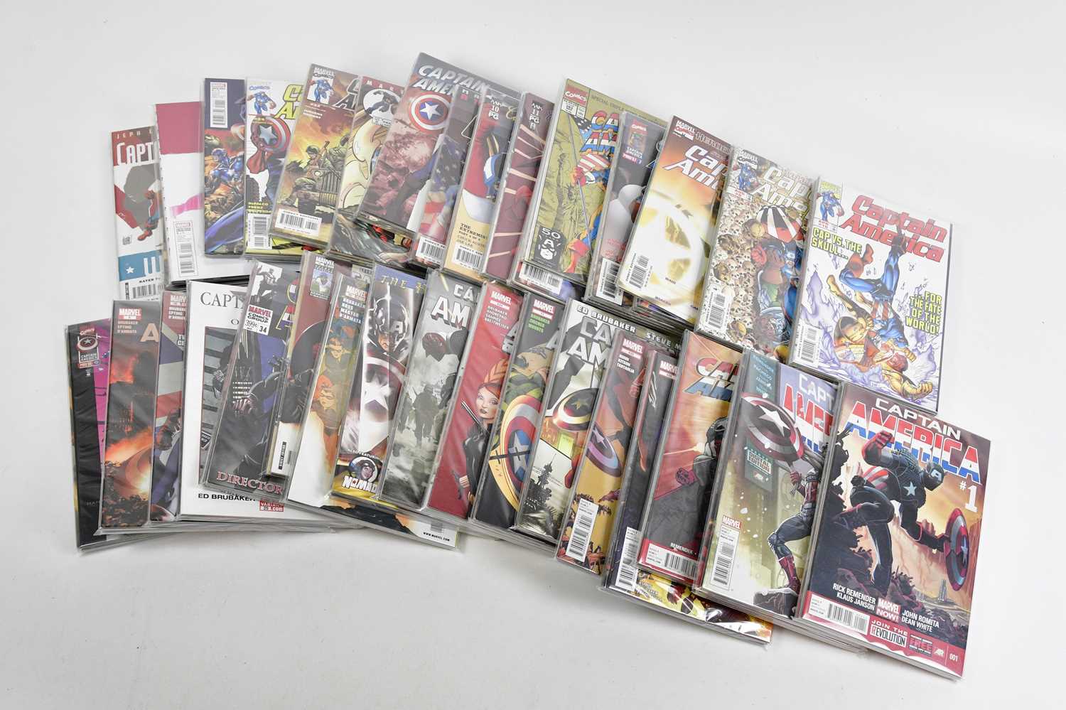 Lot 65 - MARVEL; a collection of hardback comics to