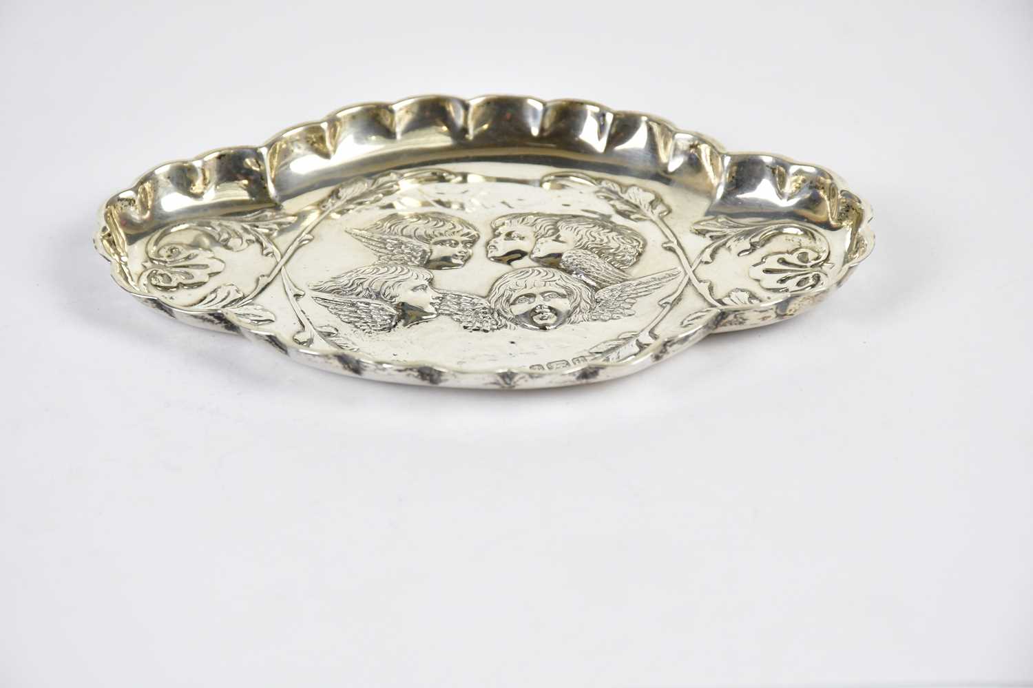 Lot 1113 - An Edwardian hallmarked silver pin dish,