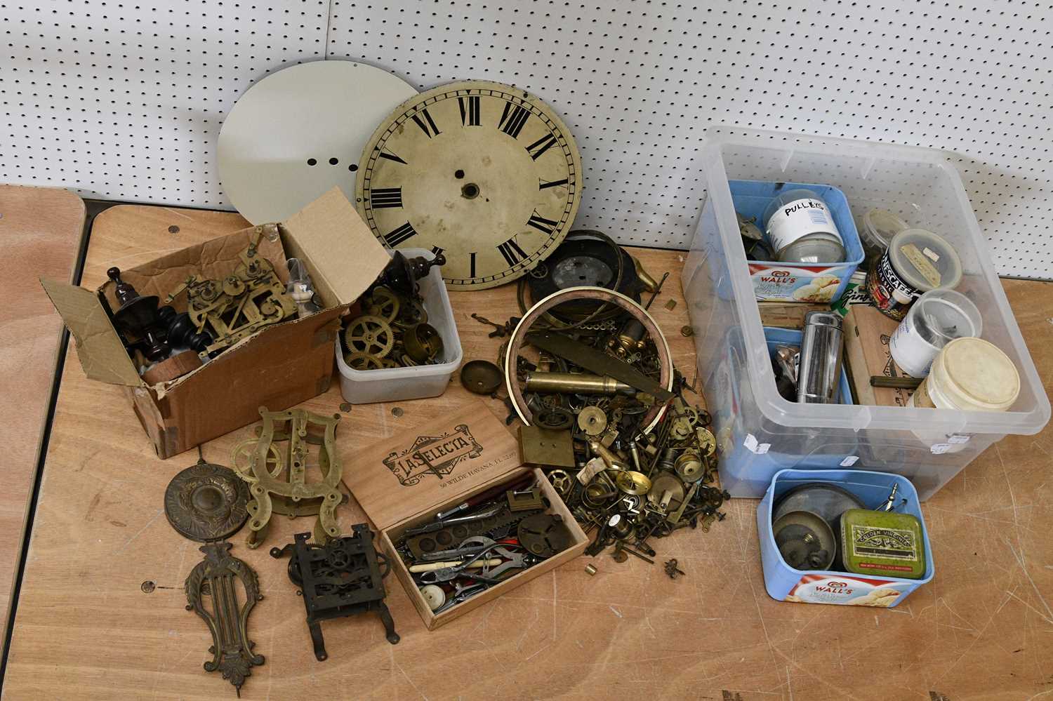 Lot 2041 - An extensive collection of clock movements