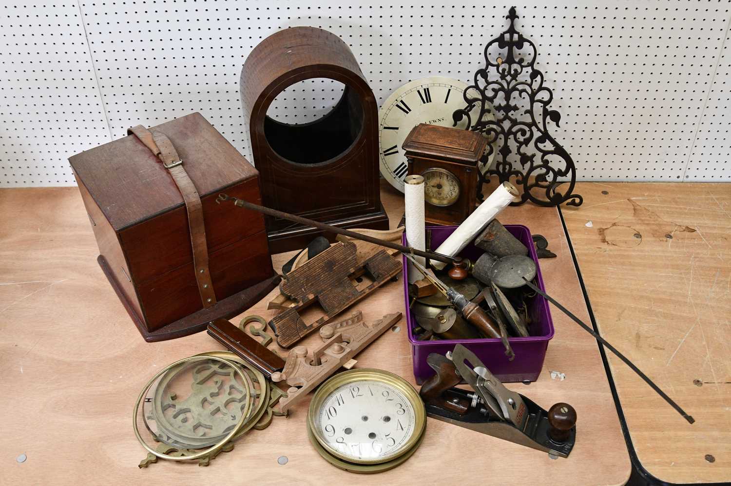 Lot 2138 - A collection of clock cases, parts and