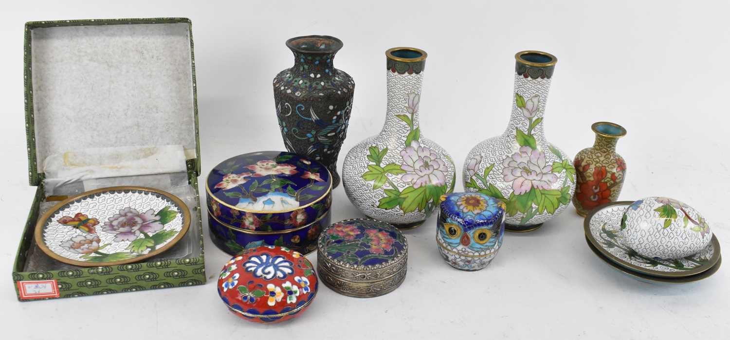 Lot 637 - A group of modern Chinese cloisonné enamel