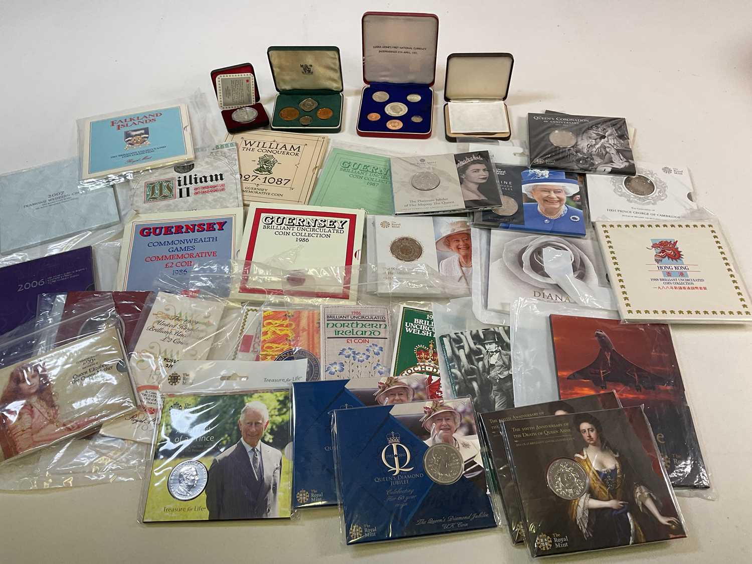 Lot 546 - Miscellaneous coins, mainly presentation
