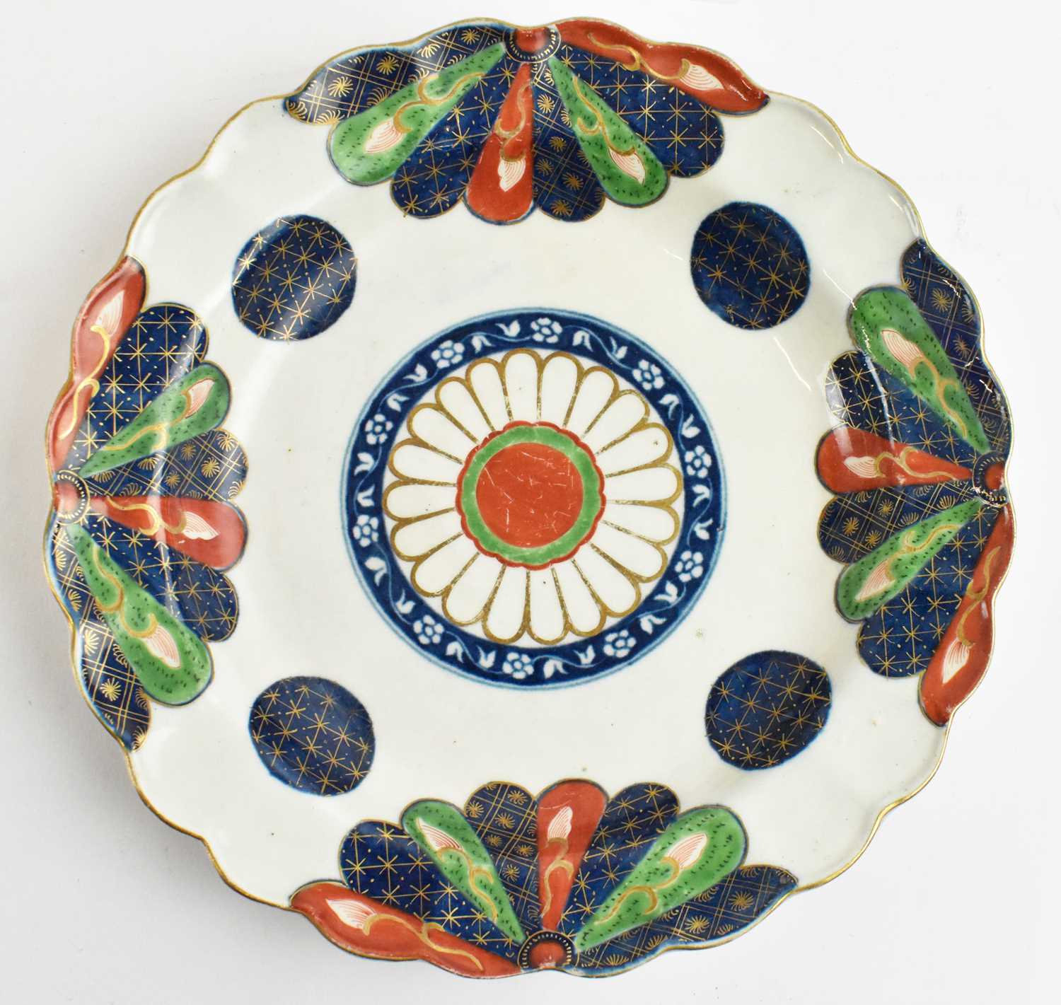 Lot 485 - WORCESTER; a first period Worcester shallow