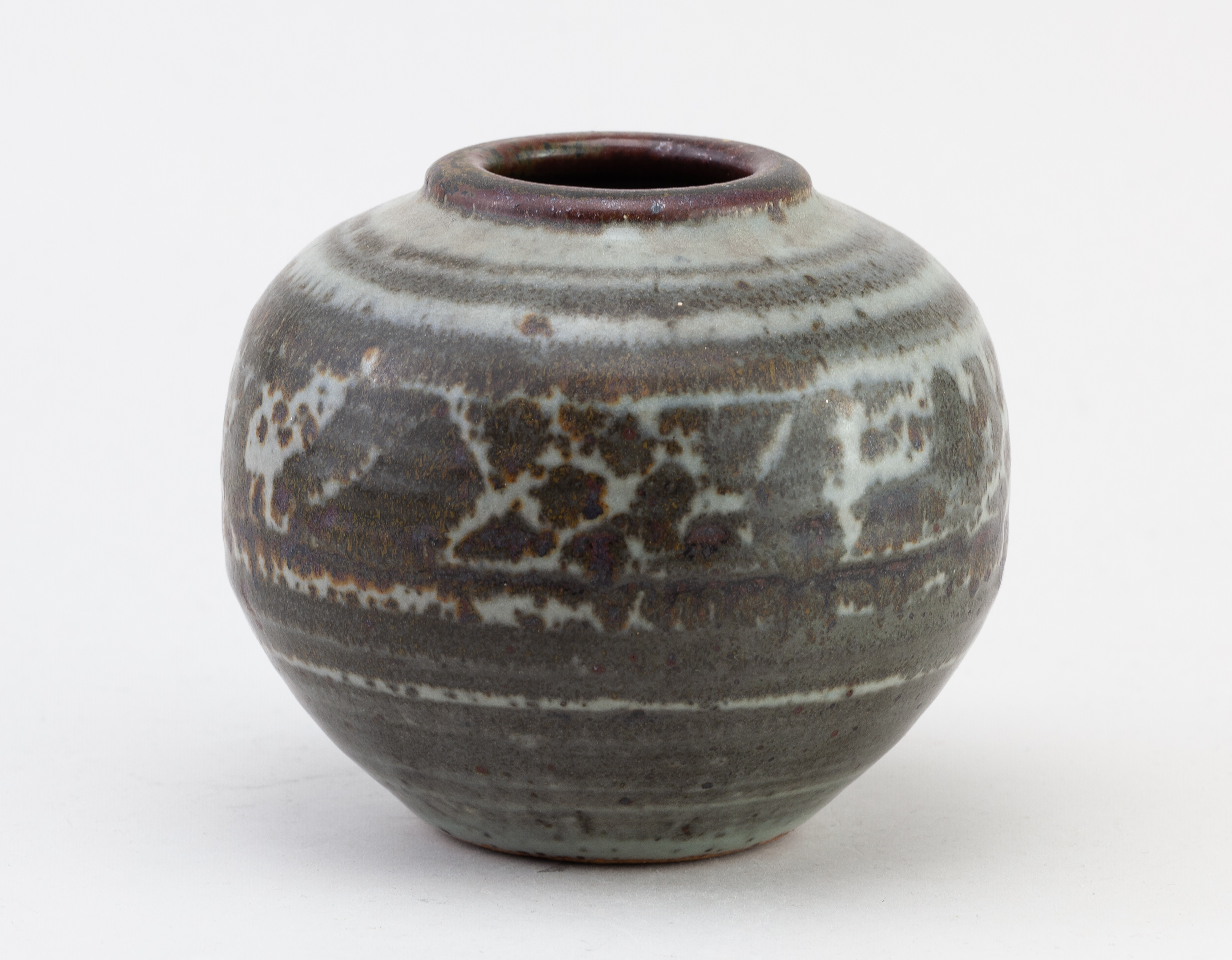 Lot 217 - HELEN PINCOMBE (1908-2004); a stoneware jar