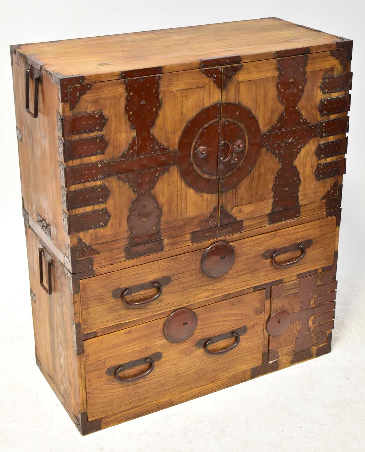 Lot 414 - A Japanese late Edo/early Meiji period kanto-