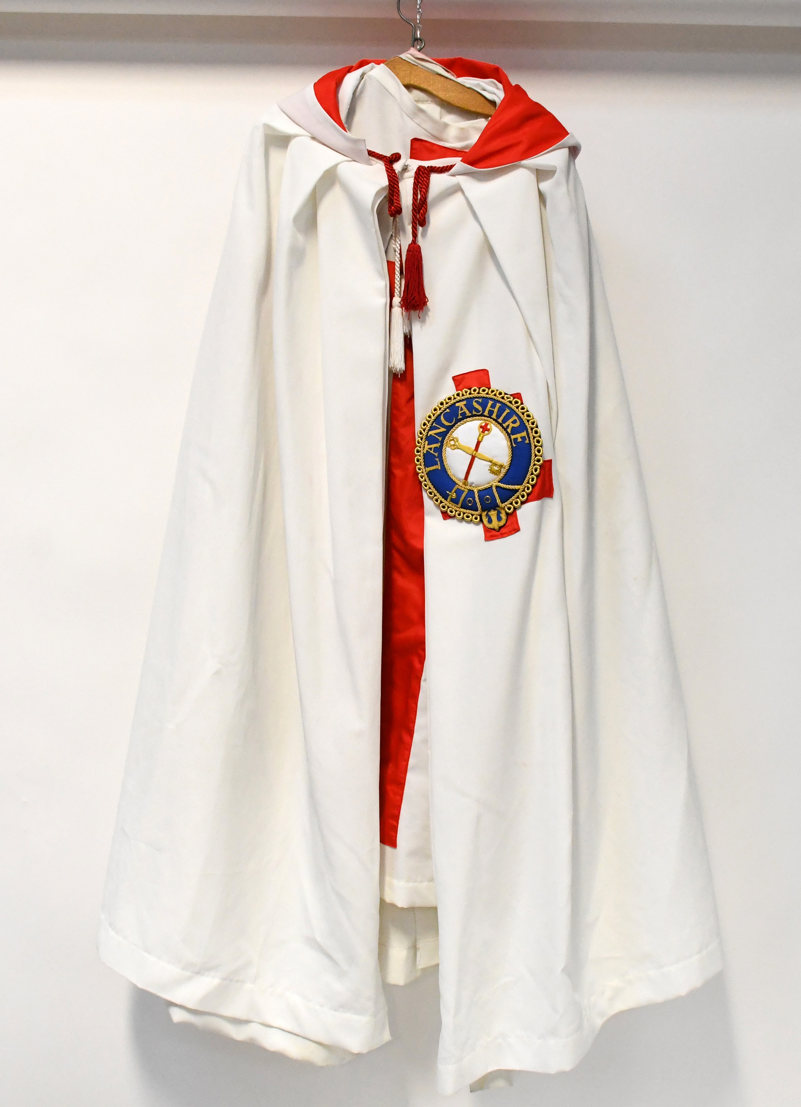 Lot 161 - A Knights Templar ceremonial tabard and