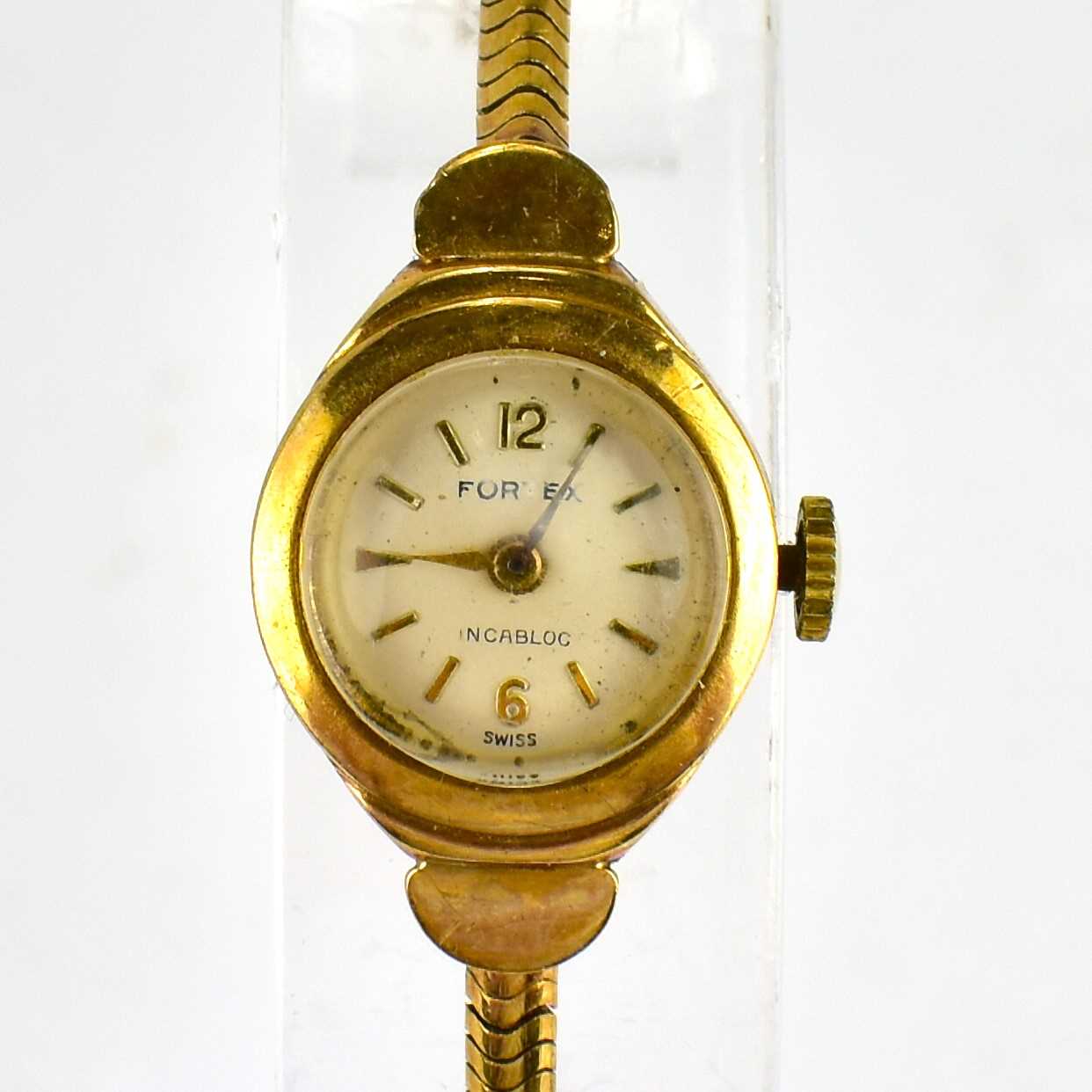 Lot 931 - FORTEX; a ladies' vintage 9ct gold