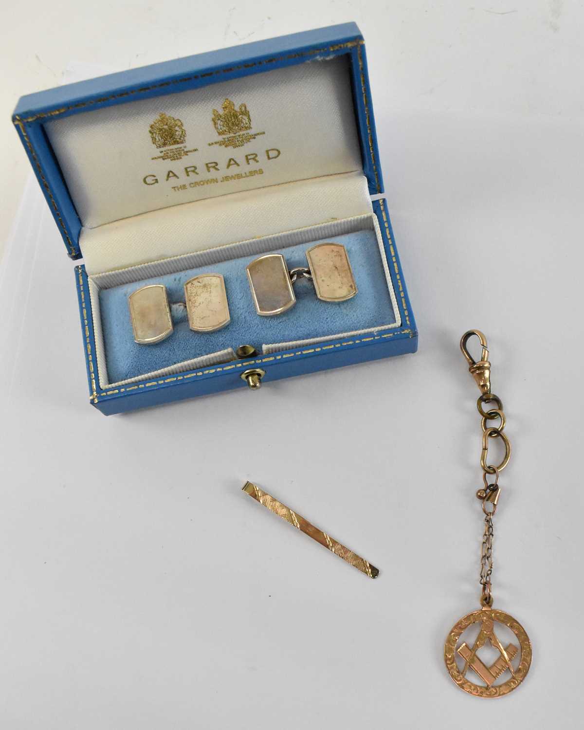 Lot 747 - GARRARD & CO LTD; a cased pair of hallmarked