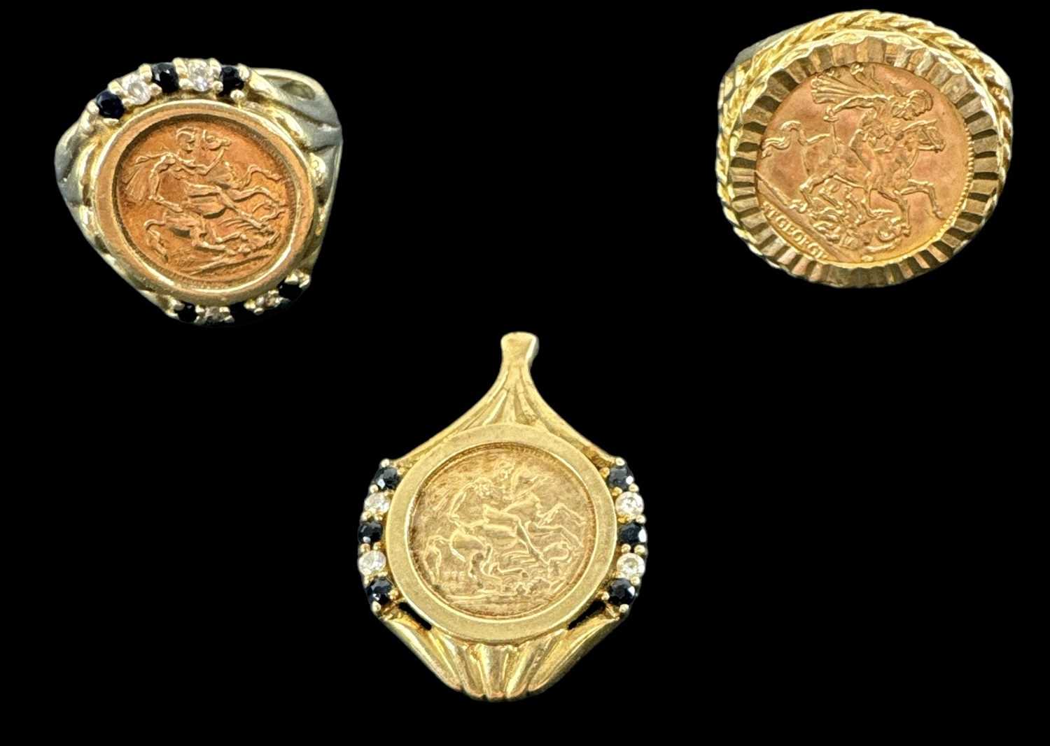 Lot 663 - A 9ct yellow gold signet ring set with